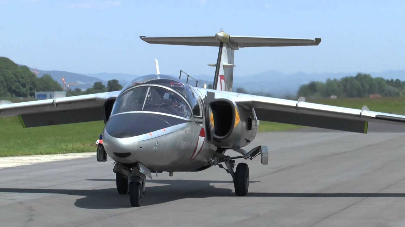 Saab Airplane Wallpapers (46 images) - WallpaperCat