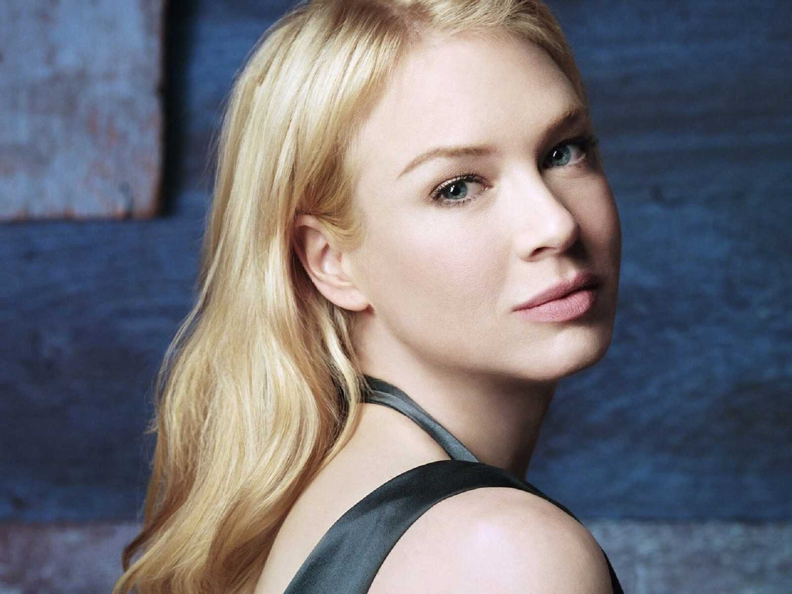 Renee Zellweger Wallpapers (45 images) - WallpaperCat