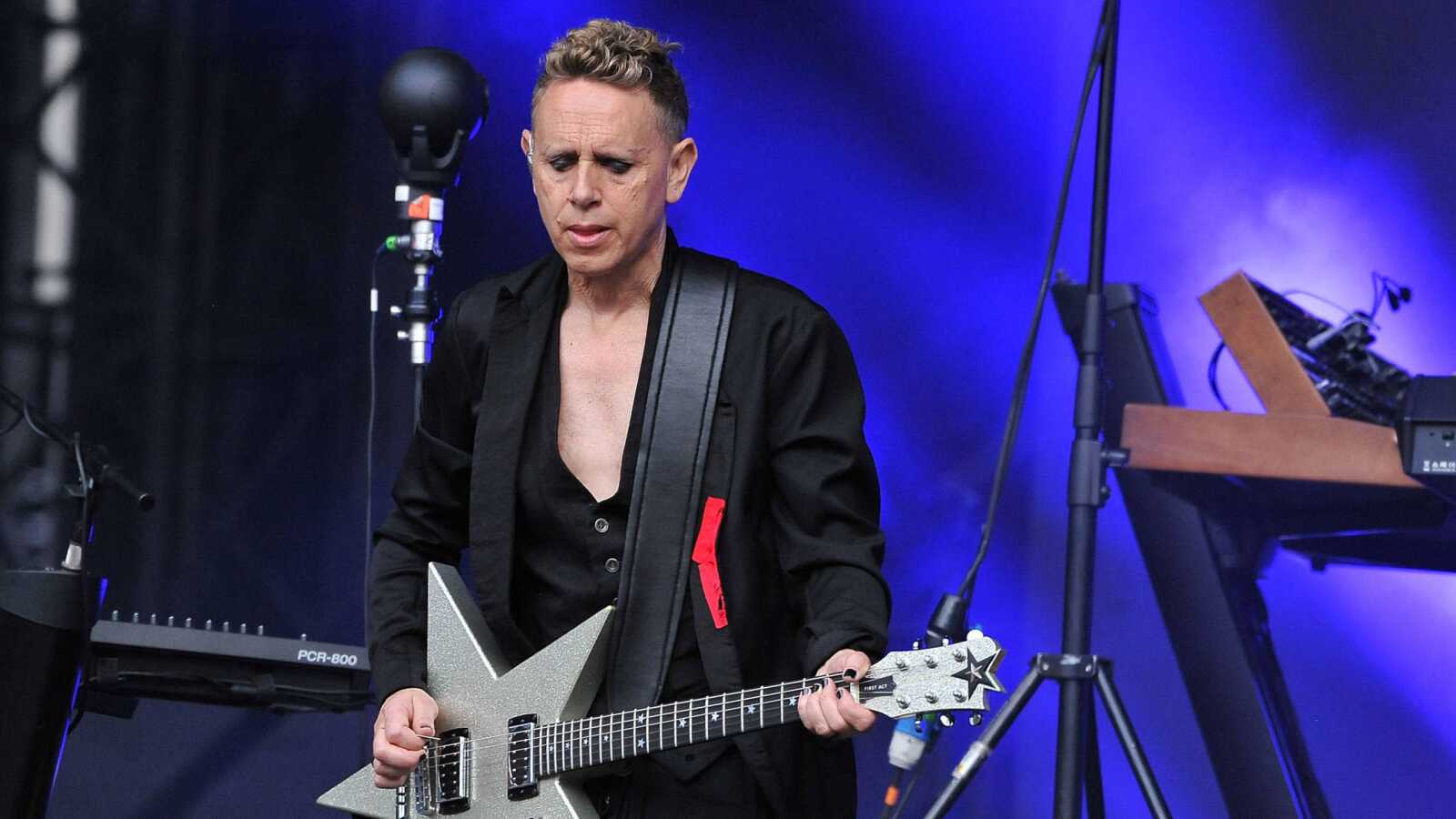 Martin Gore Wallpapers (18 images) - WallpaperCat