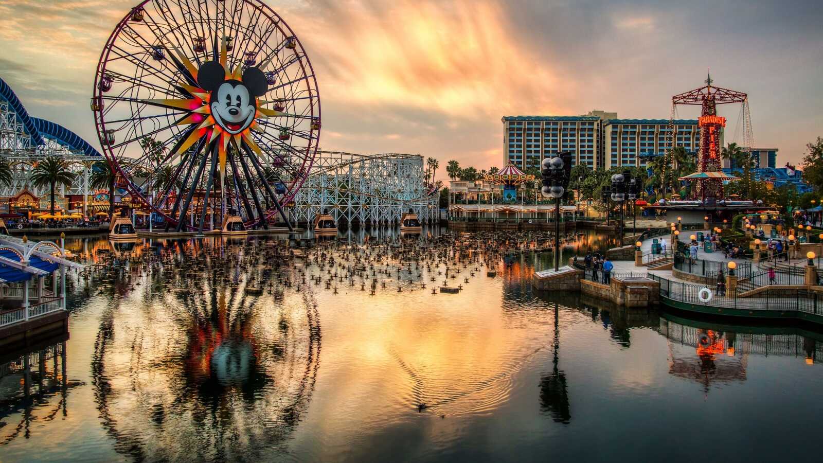 Amusement Park Wallpapers (38 images) - WallpaperCat