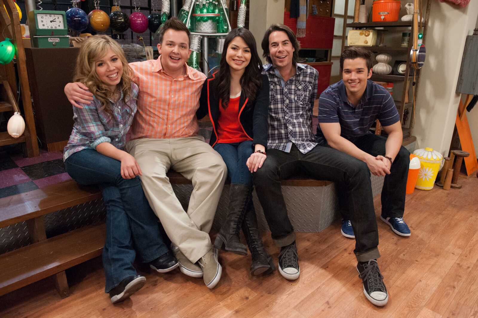 iCarly Wallpapers (34 images) - WallpaperCat