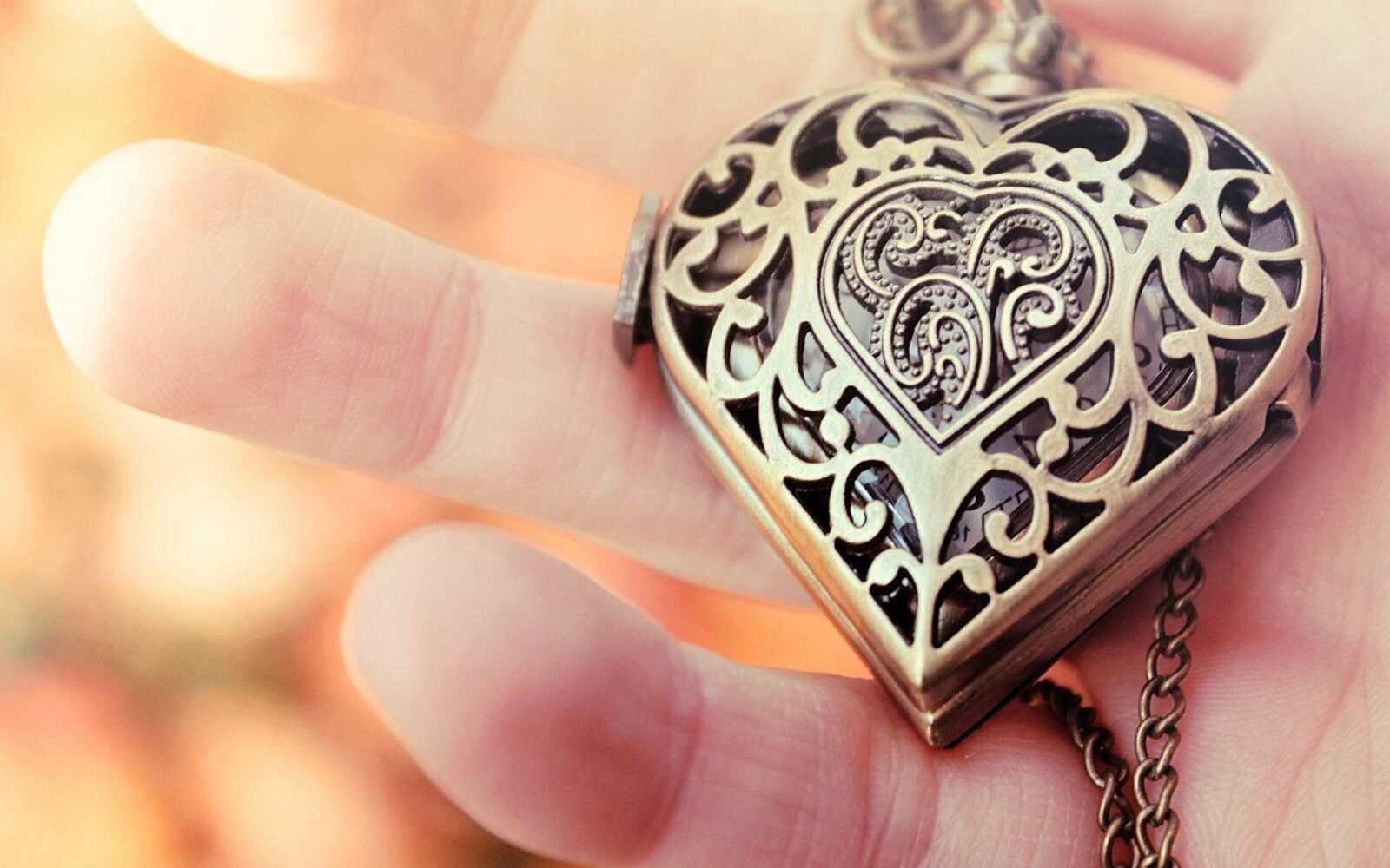 Locket Wallpapers (22 images) - WallpaperCat