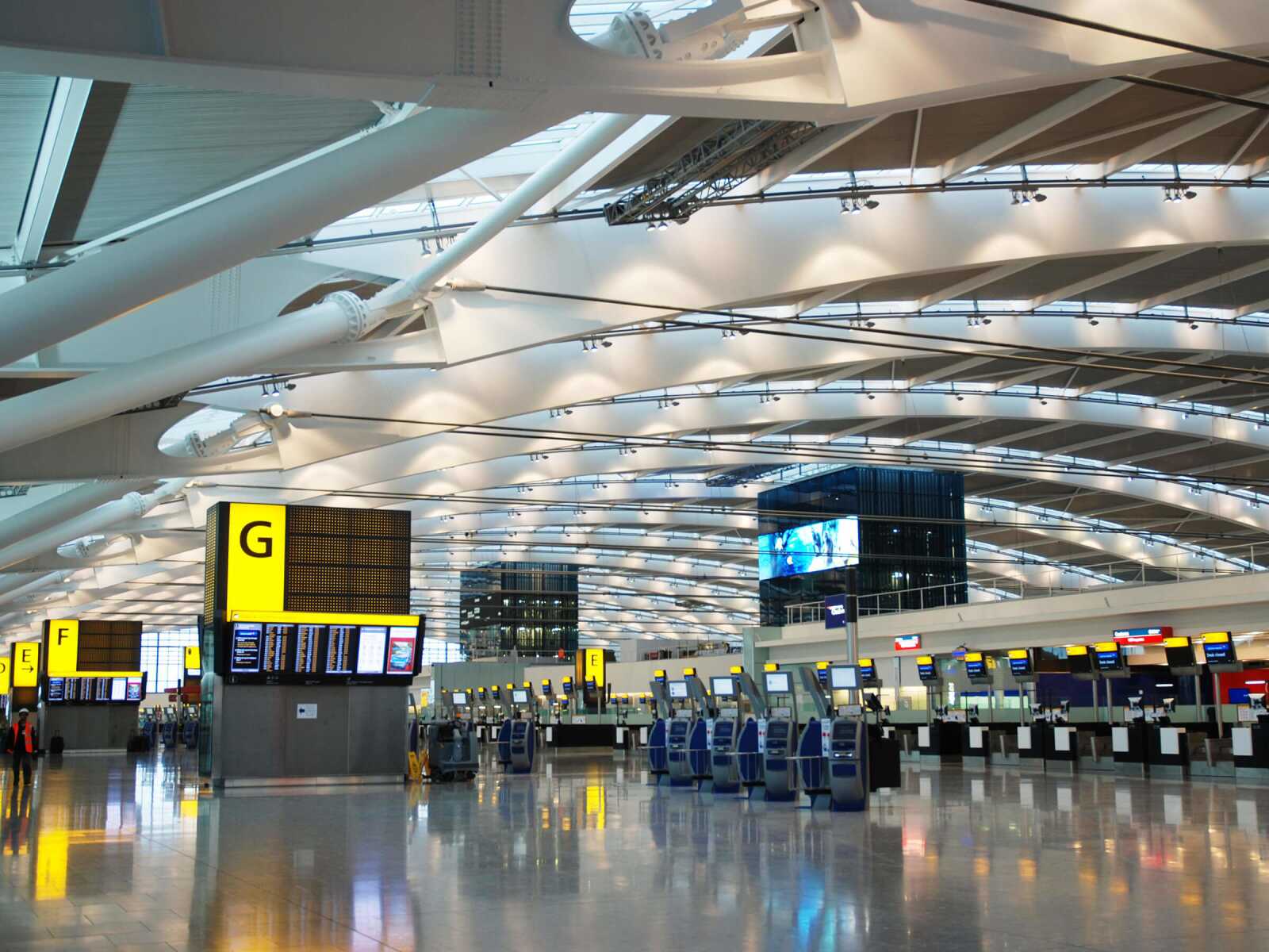 London Heathrow Airport Wallpapers (18 images) - WallpaperCat