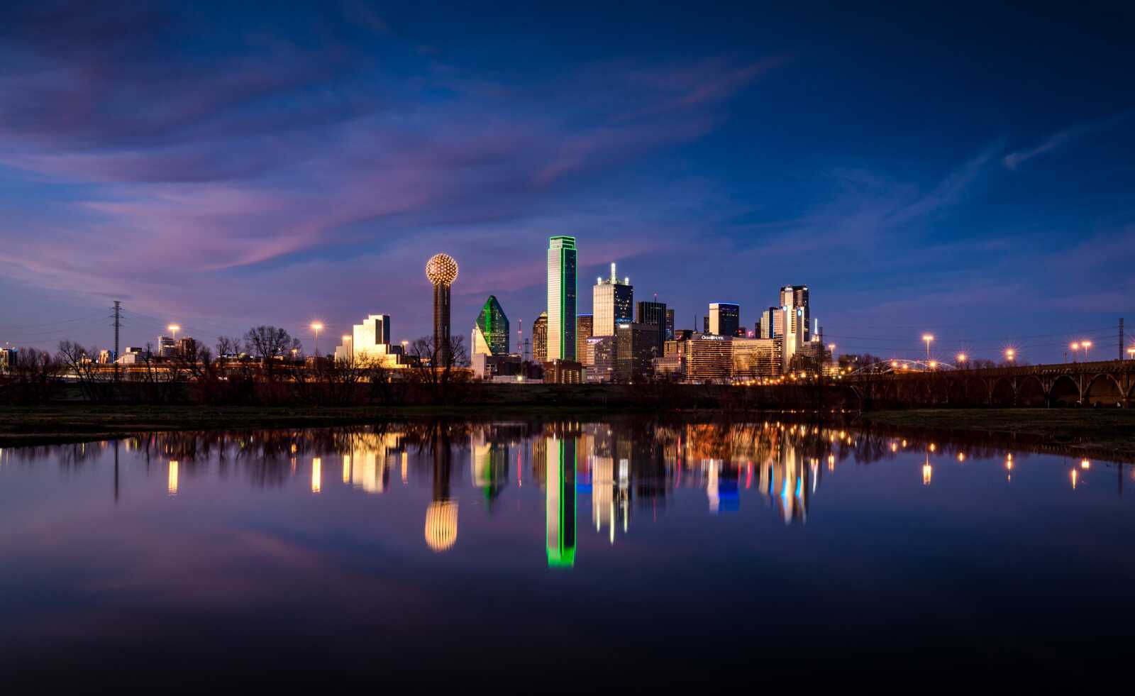 Dallas Skyline at Night Wallpapers (27 images) - WallpaperCat