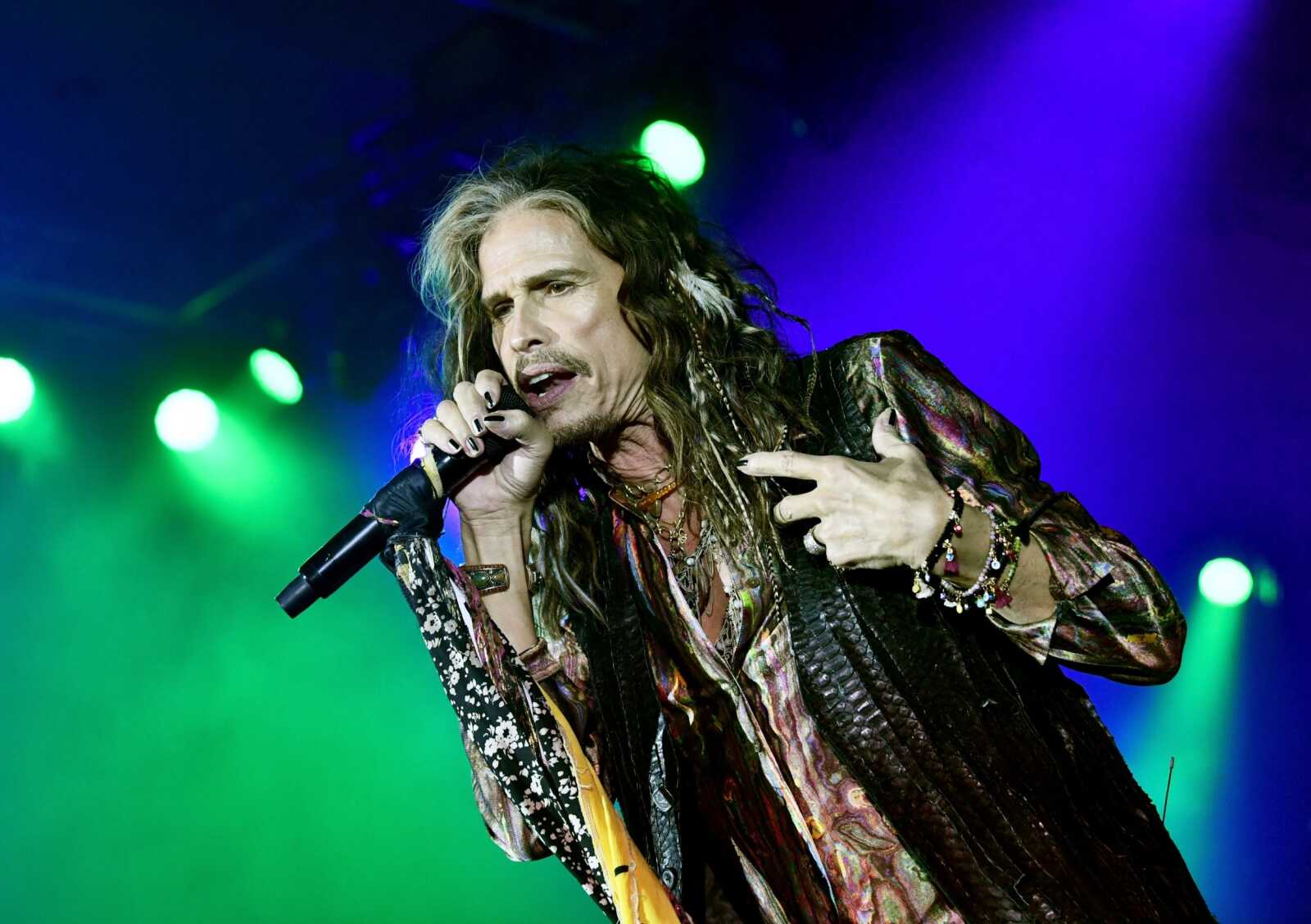 Steven Tyler Wallpapers (35 images) - WallpaperCat