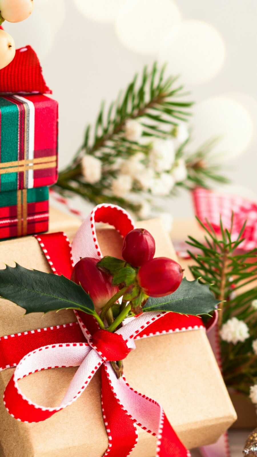 Mistletoe Wallpapers (4 images) - WallpaperCat