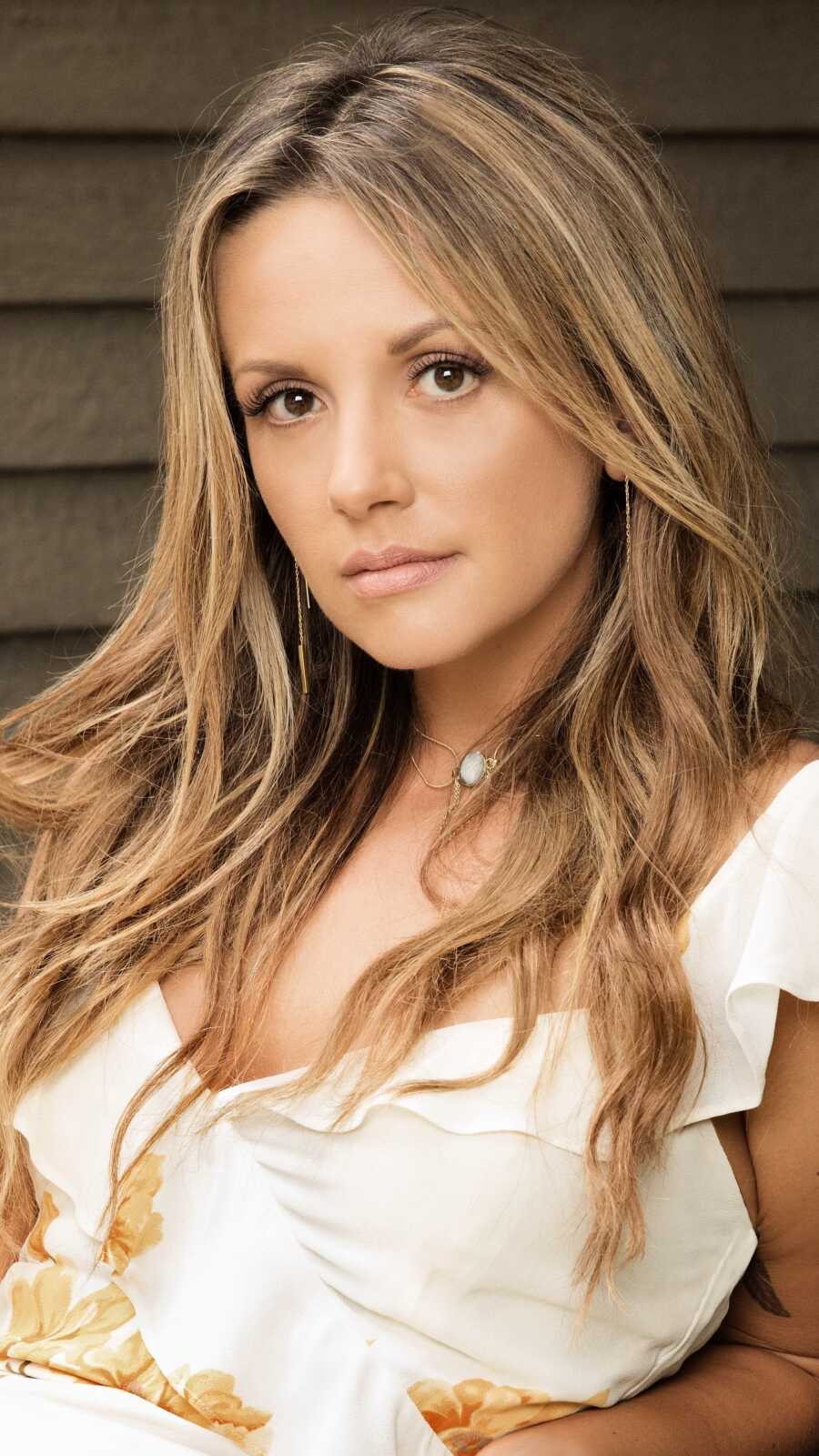 Carly Pearce Wallpapers (29 images) - WallpaperCat