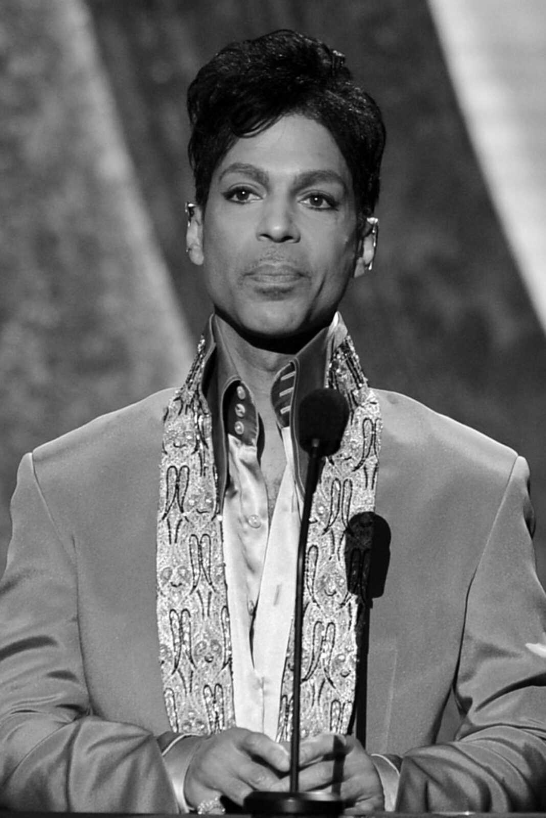 Prince (Singer) Wallpapers (29 images) - WallpaperCat