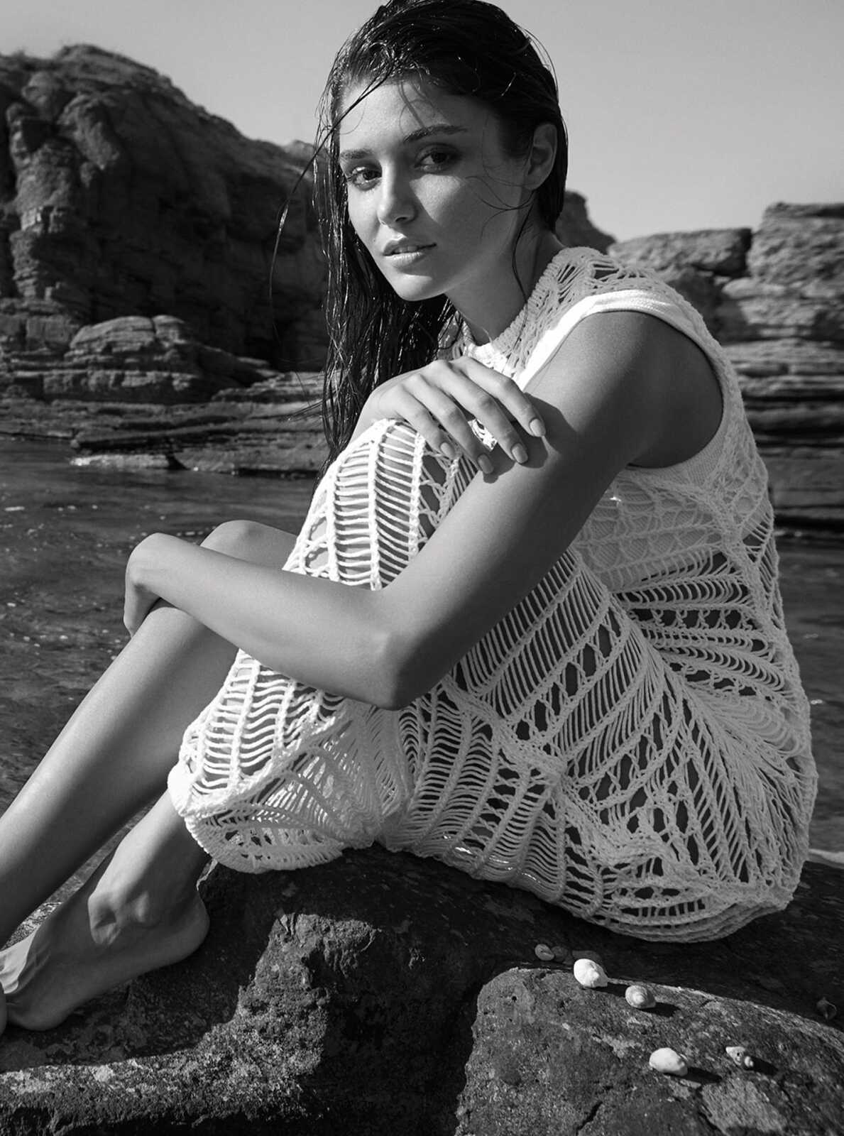 Hande Ercel Wallpapers (34 images) - WallpaperCat