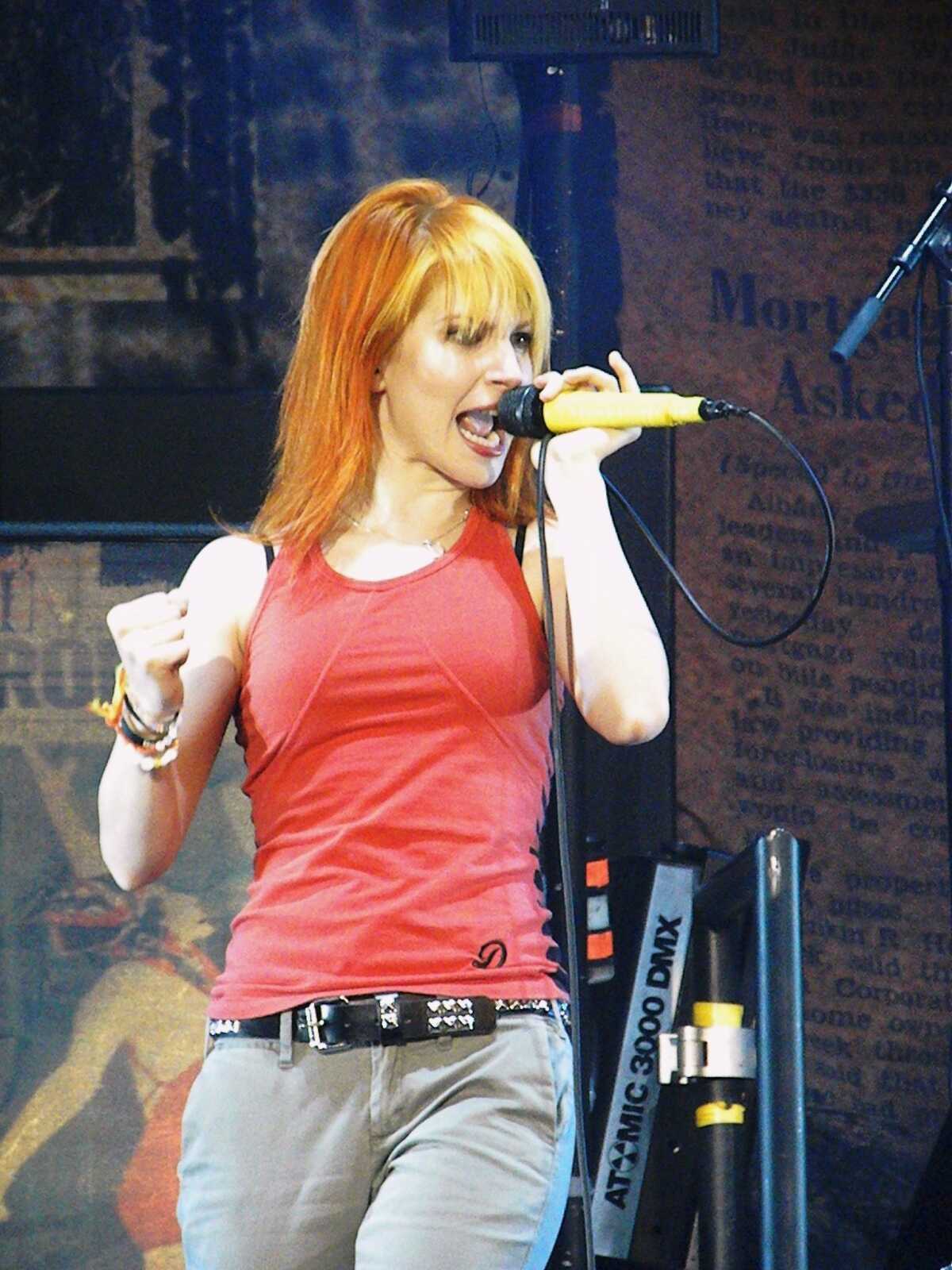 Paramore Wallpapers (61 images) - WallpaperCat