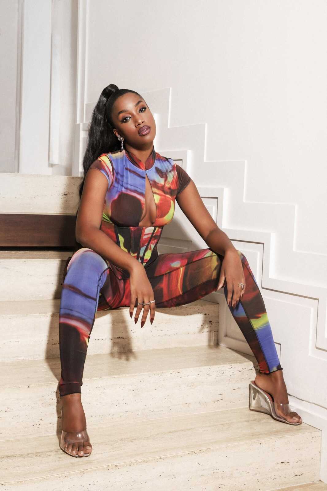 IZA (Singer) Wallpapers (14 images) - WallpaperCat