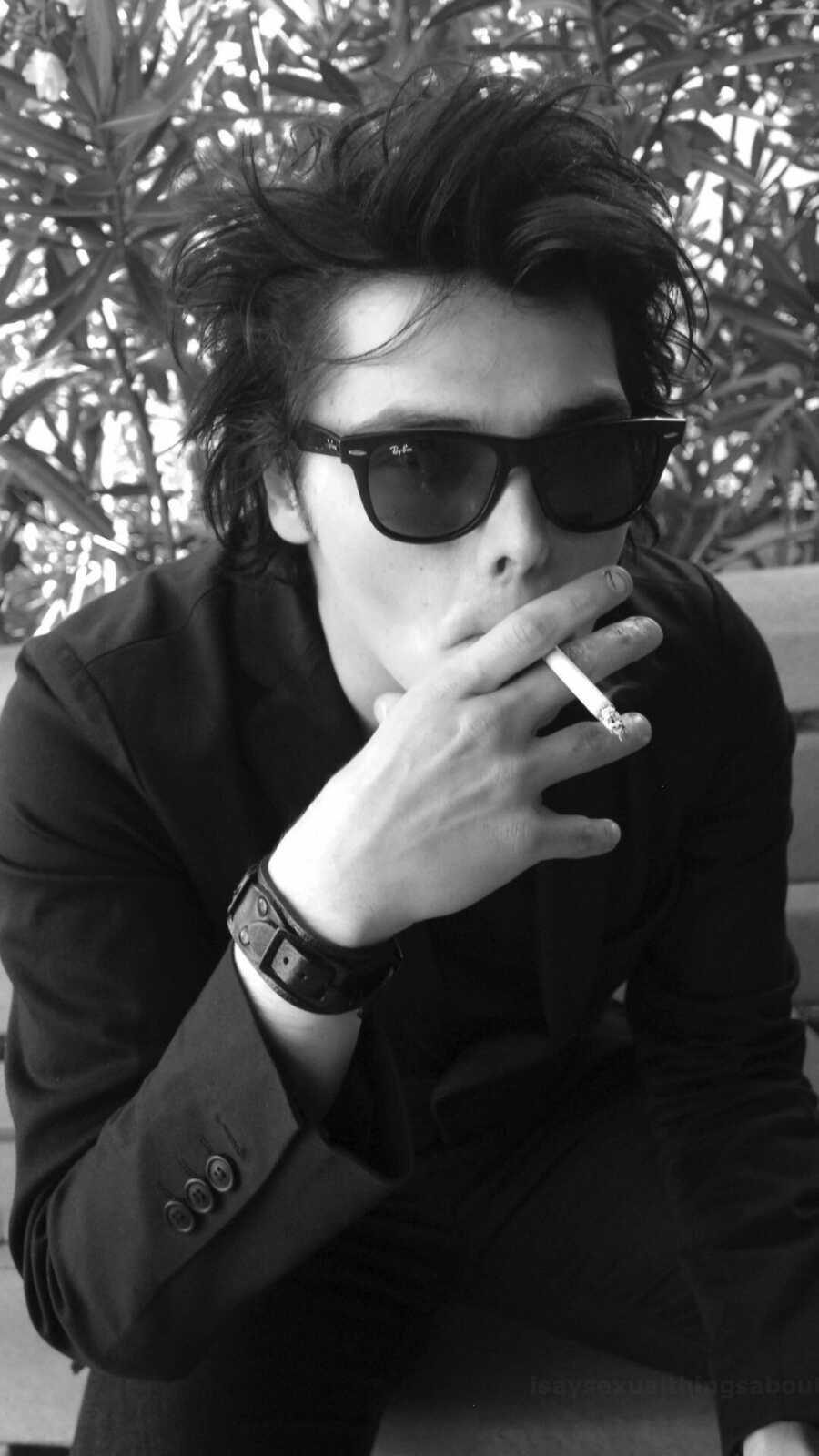 Gerard Way Wallpapers (44 images) - WallpaperCat