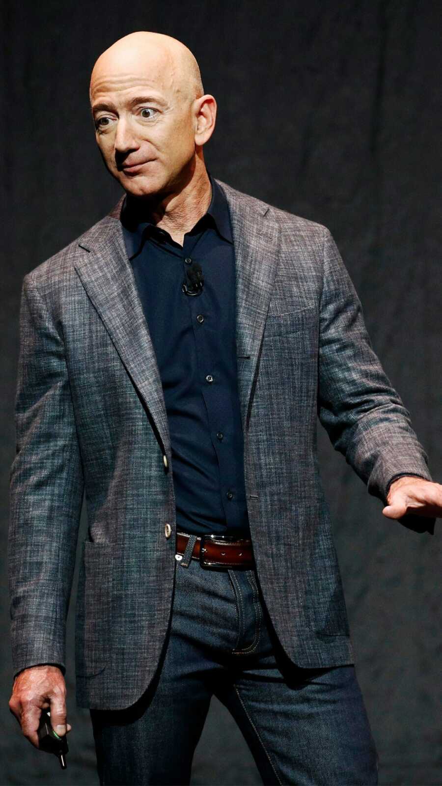 Jeff Bezos Wallpapers (36 images) - WallpaperCat