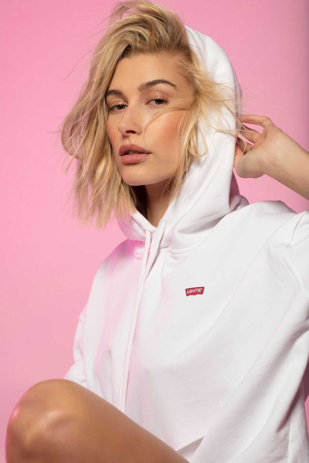 Hailey Bieber Wallpapers (51 images) - WallpaperCat