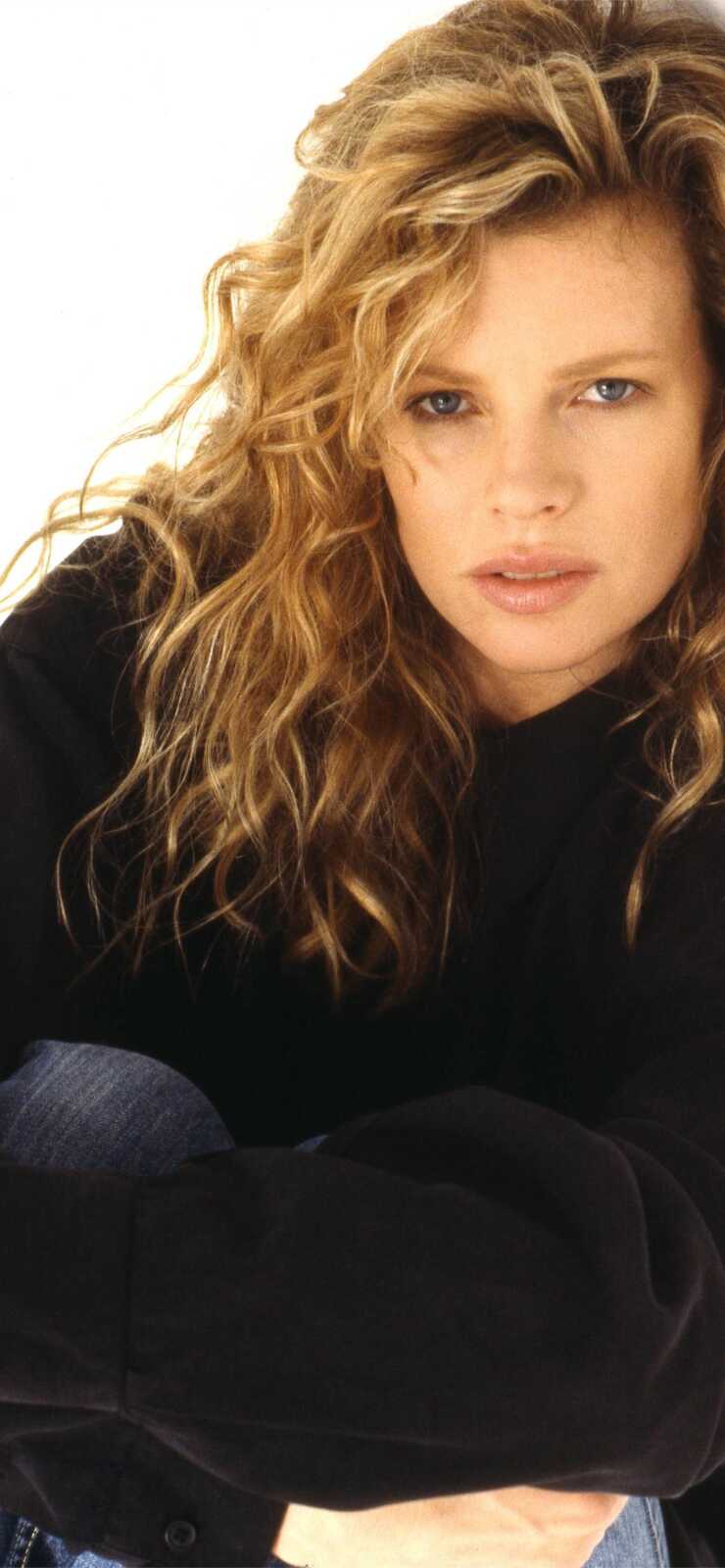 Kim Basinger Wallpapers (32 images) - WallpaperCat