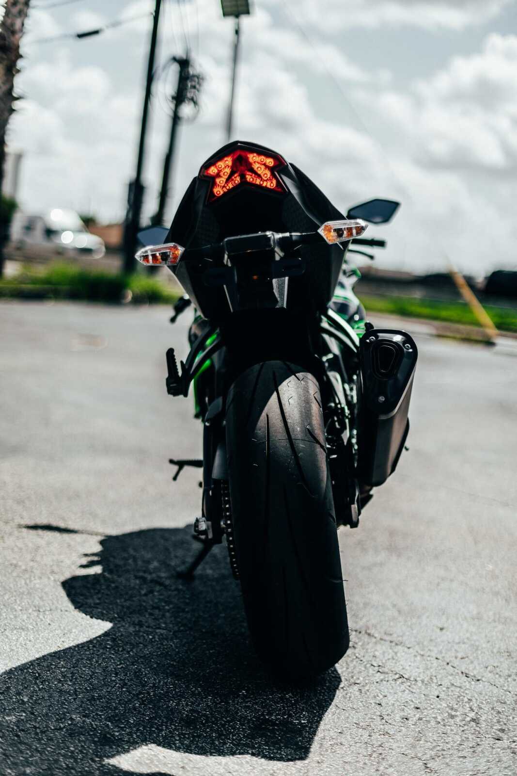 Kawasaki Ninja ZX Wallpapers (52 images) - WallpaperCat