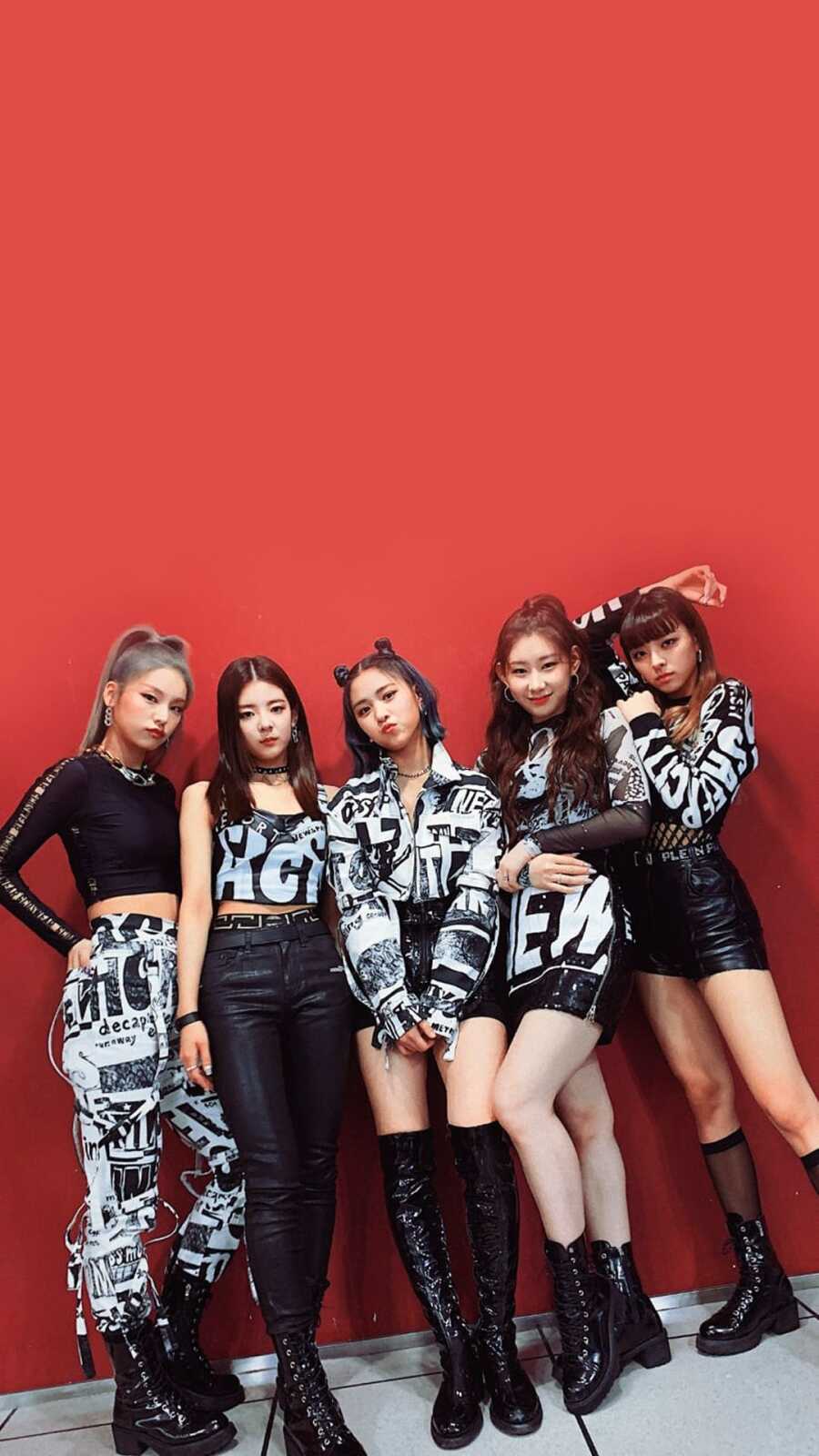 ITZY (K-pop) Wallpapers (38 images) - WallpaperCat