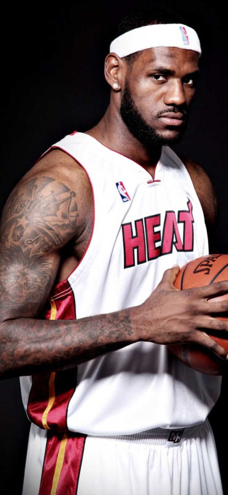 LeBron James Wallpapers (29 images) - WallpaperCat