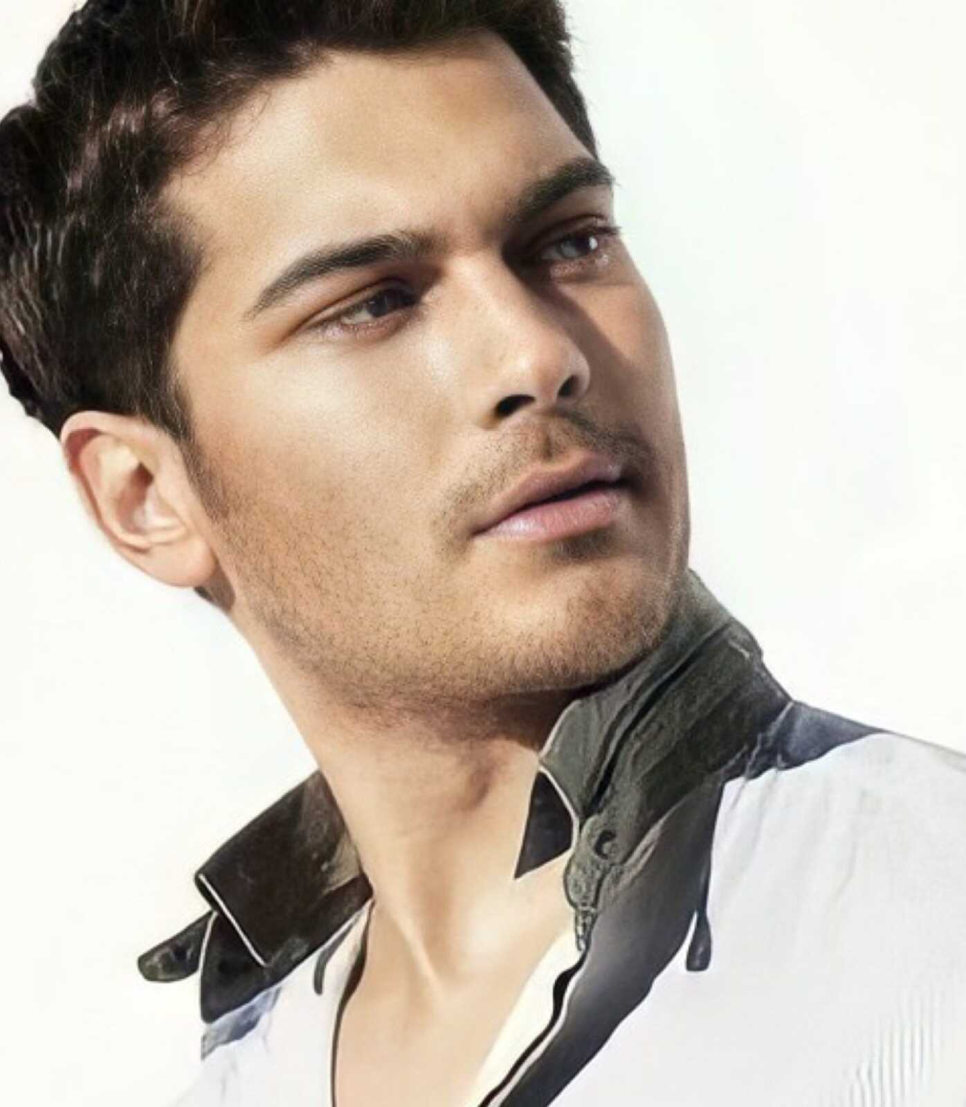 Cagatay Ulusoy Wallpapers (22 images) - WallpaperCat
