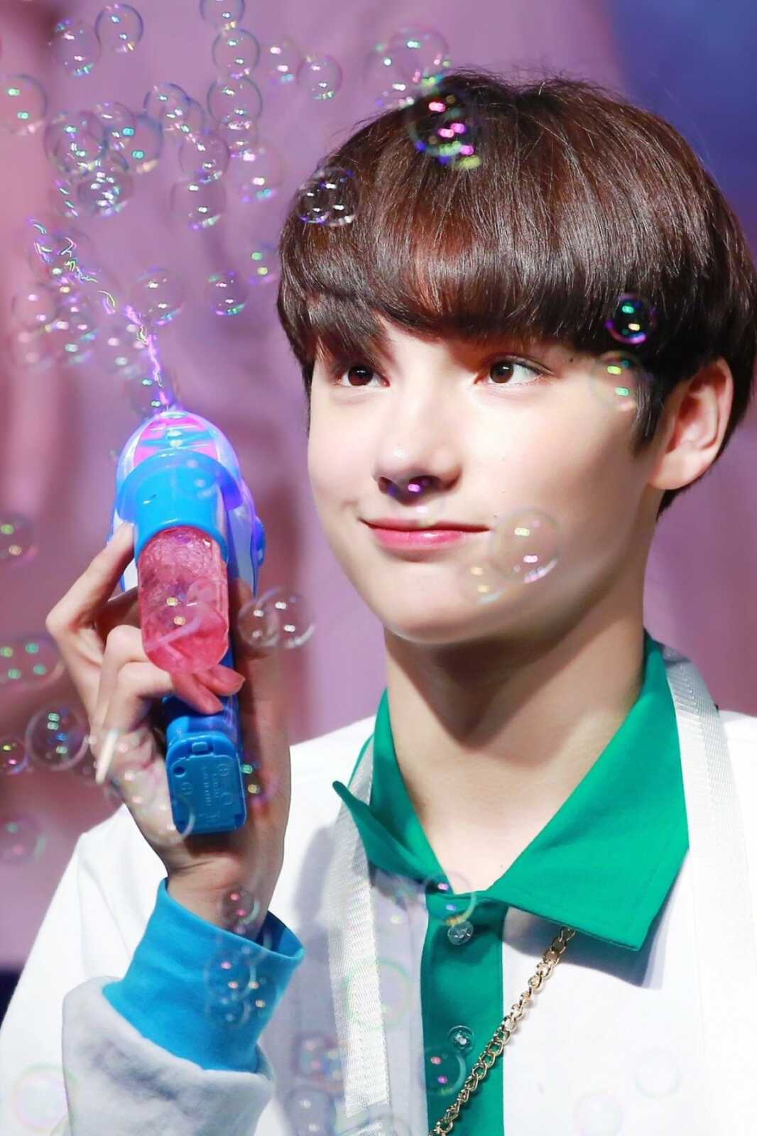 Huening Kai Wallpapers (36 images) - WallpaperCat