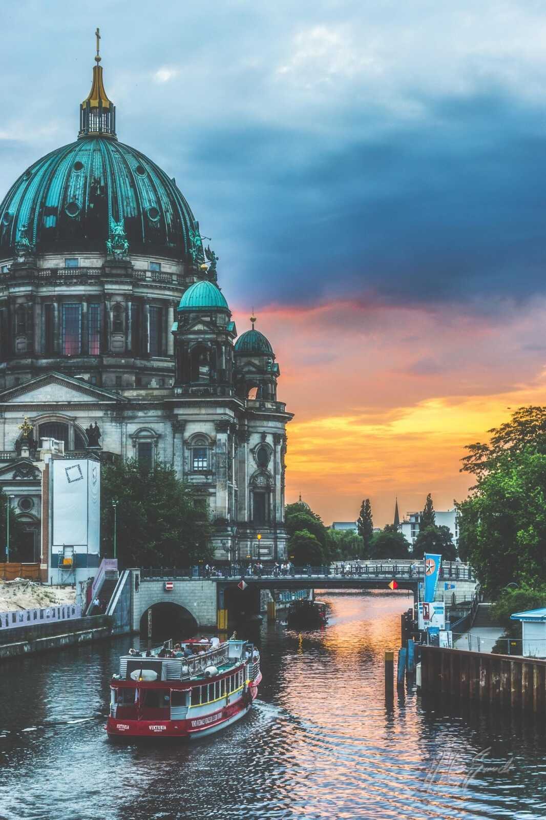 Berlin Wallpapers (61 images) - WallpaperCat