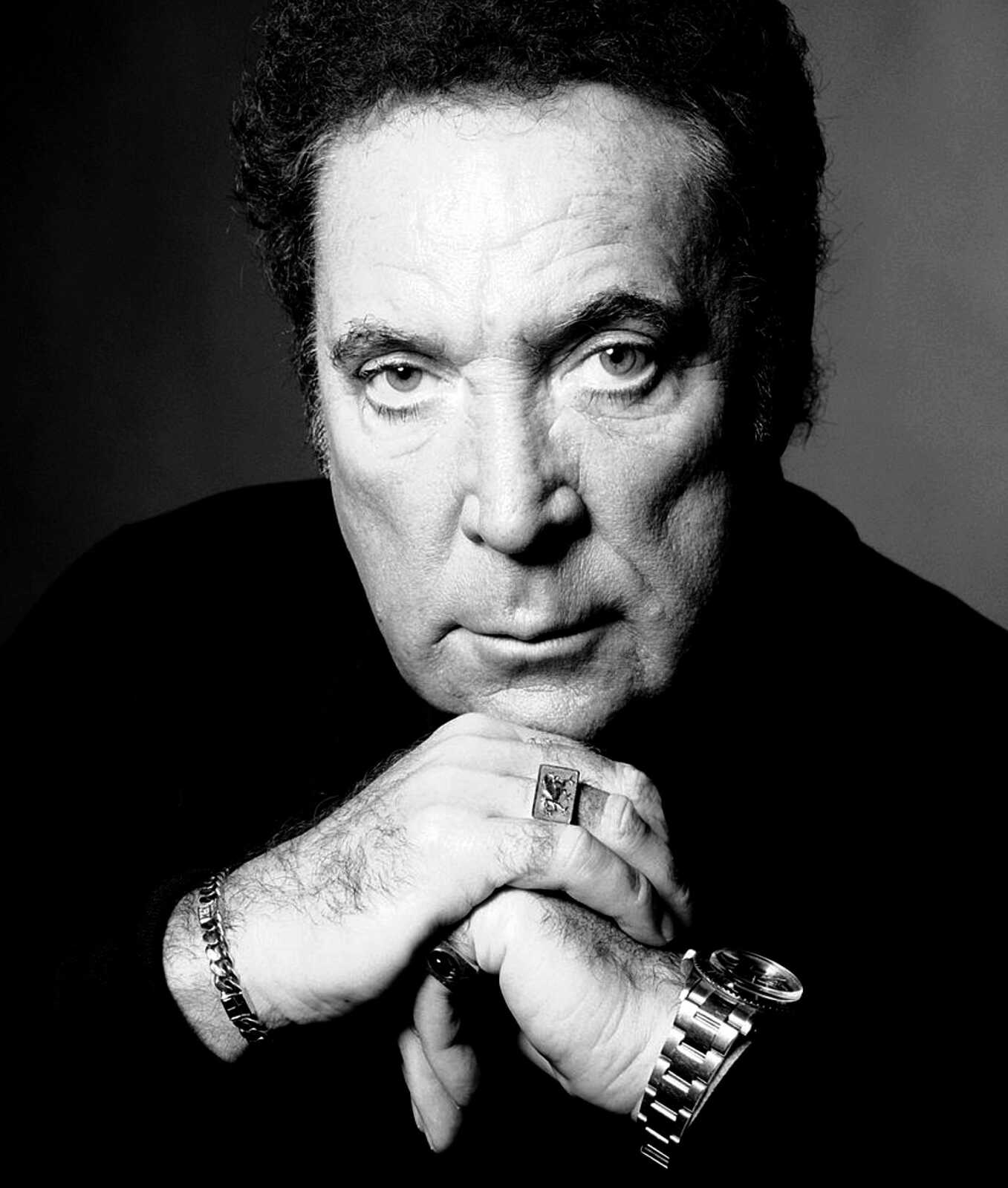 Tom Jones Wallpapers (21 images) - WallpaperCat