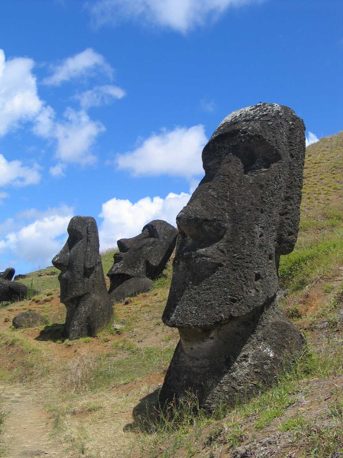 Moai Wallpapers (28 images) - WallpaperCat