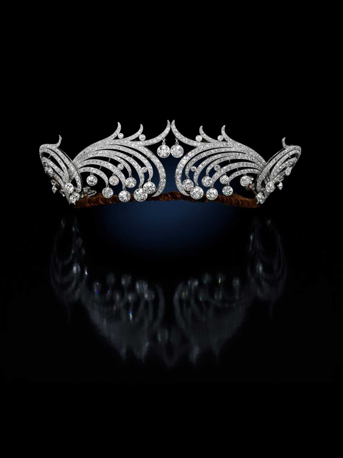 Tiara Wallpapers (16 images) - WallpaperCat