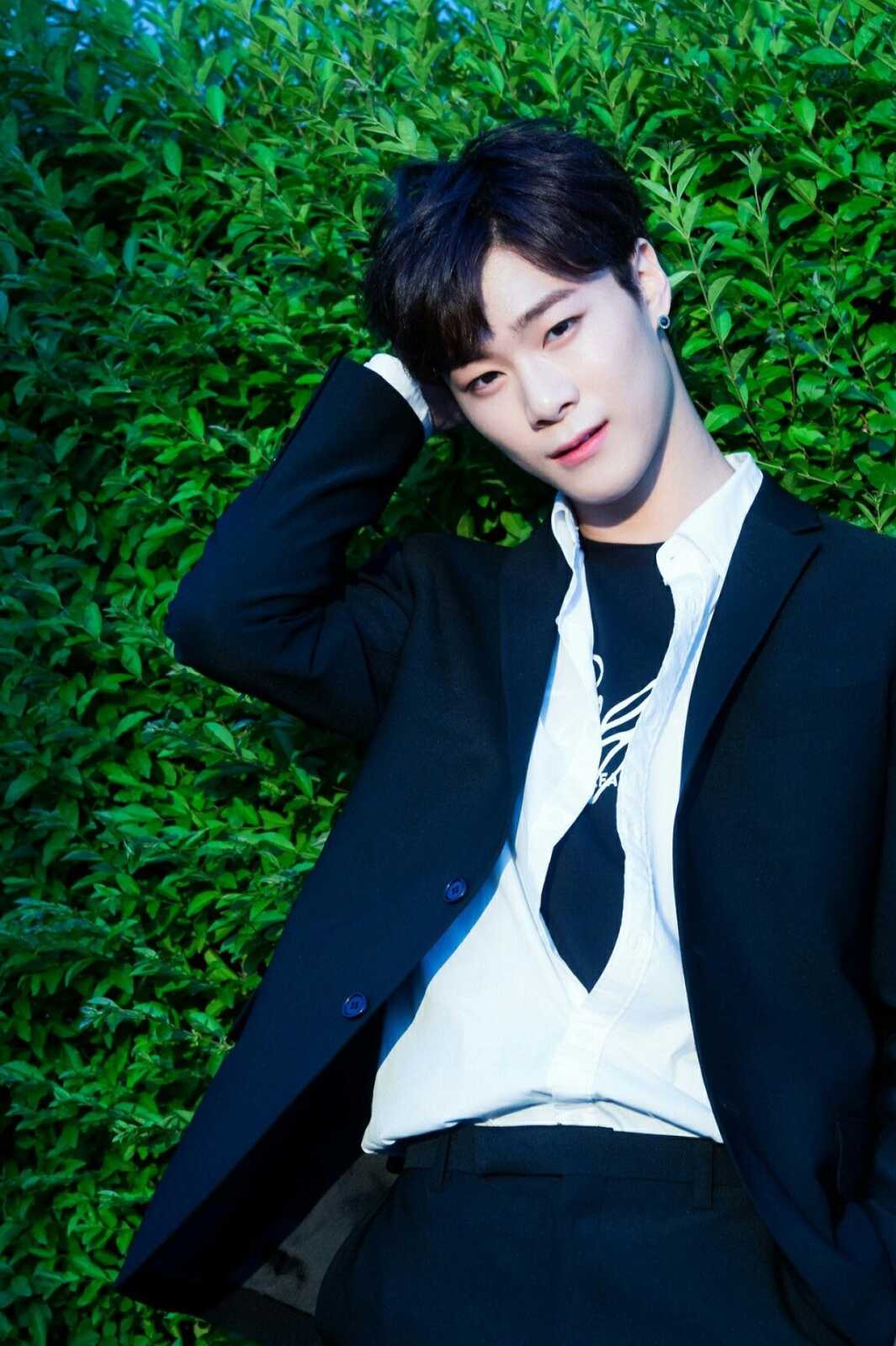 Moon Bin Wallpapers (36 images) - WallpaperCat