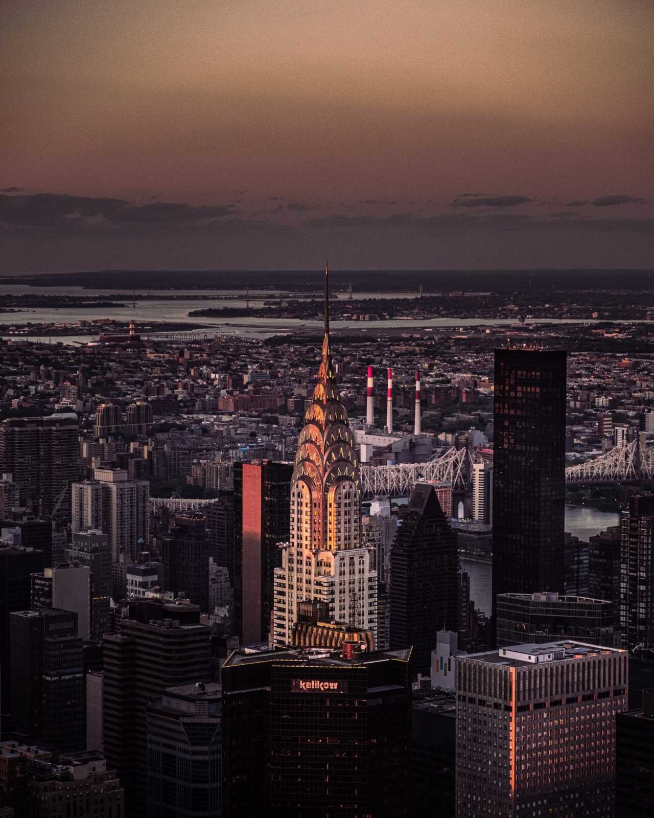 Chrysler Building Wallpapers (24 images) - WallpaperCat