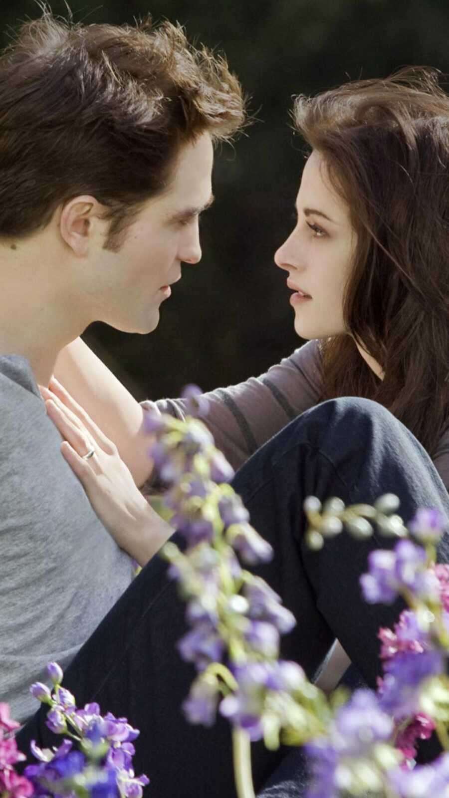 Edward and Bella (Twilight) Wallpapers (35 images) - WallpaperCat