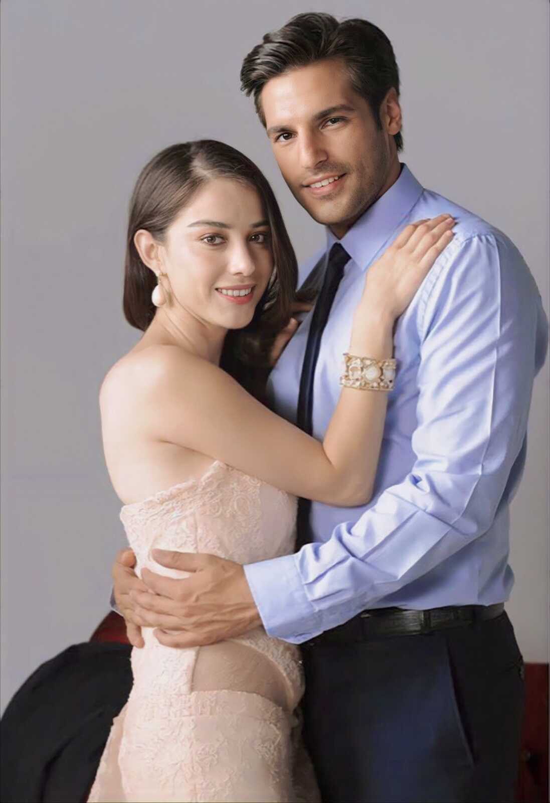 Ozge Gurel Wallpapers (19 images) - WallpaperCat