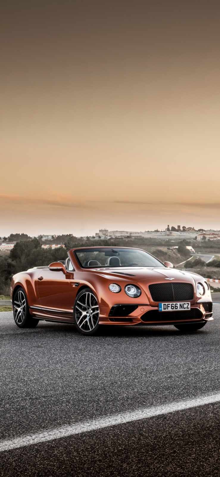 Bentley Continental Wallpapers (68 images) - WallpaperCat