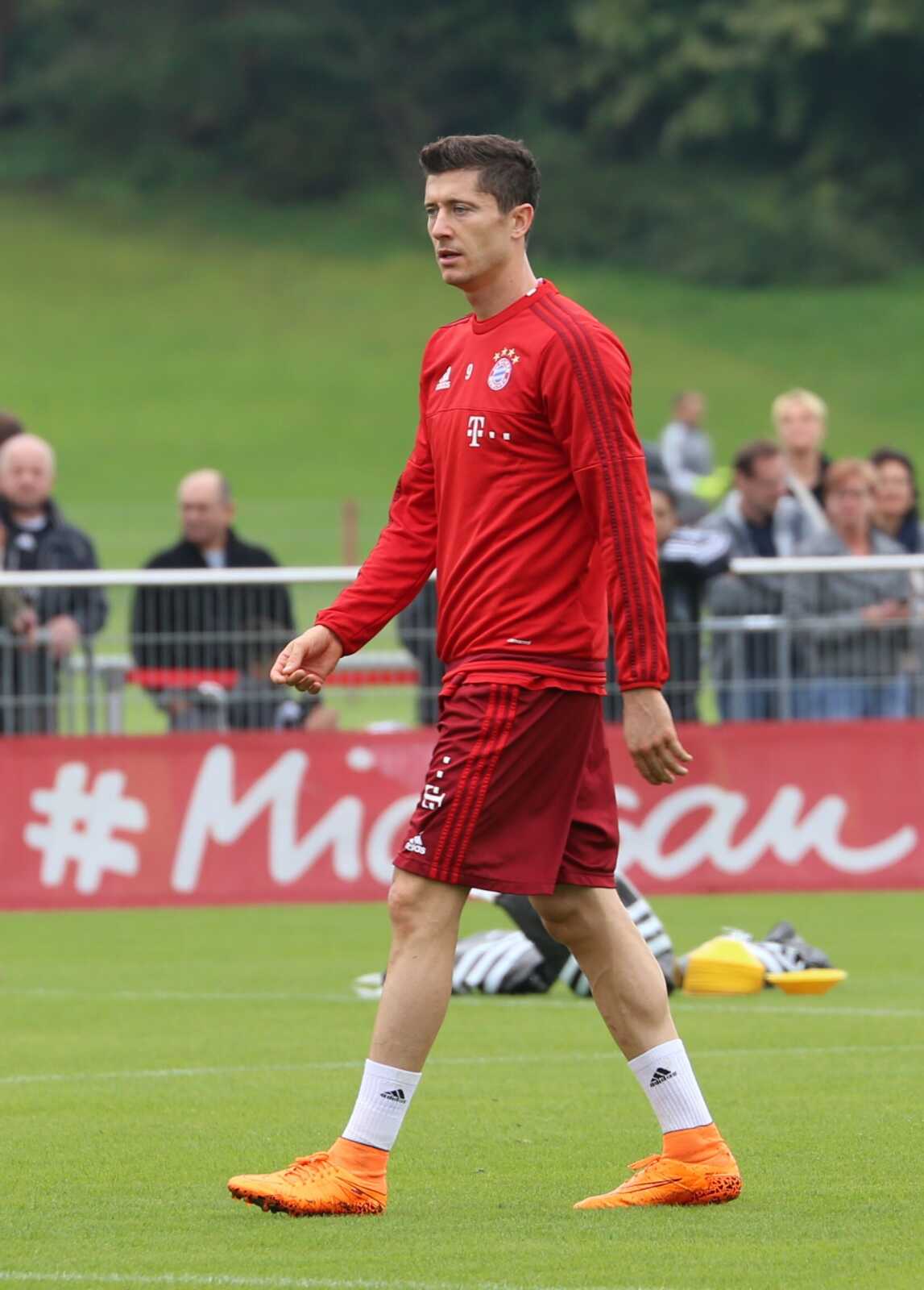 Robert Lewandowski Wallpapers (30 images) - WallpaperCat