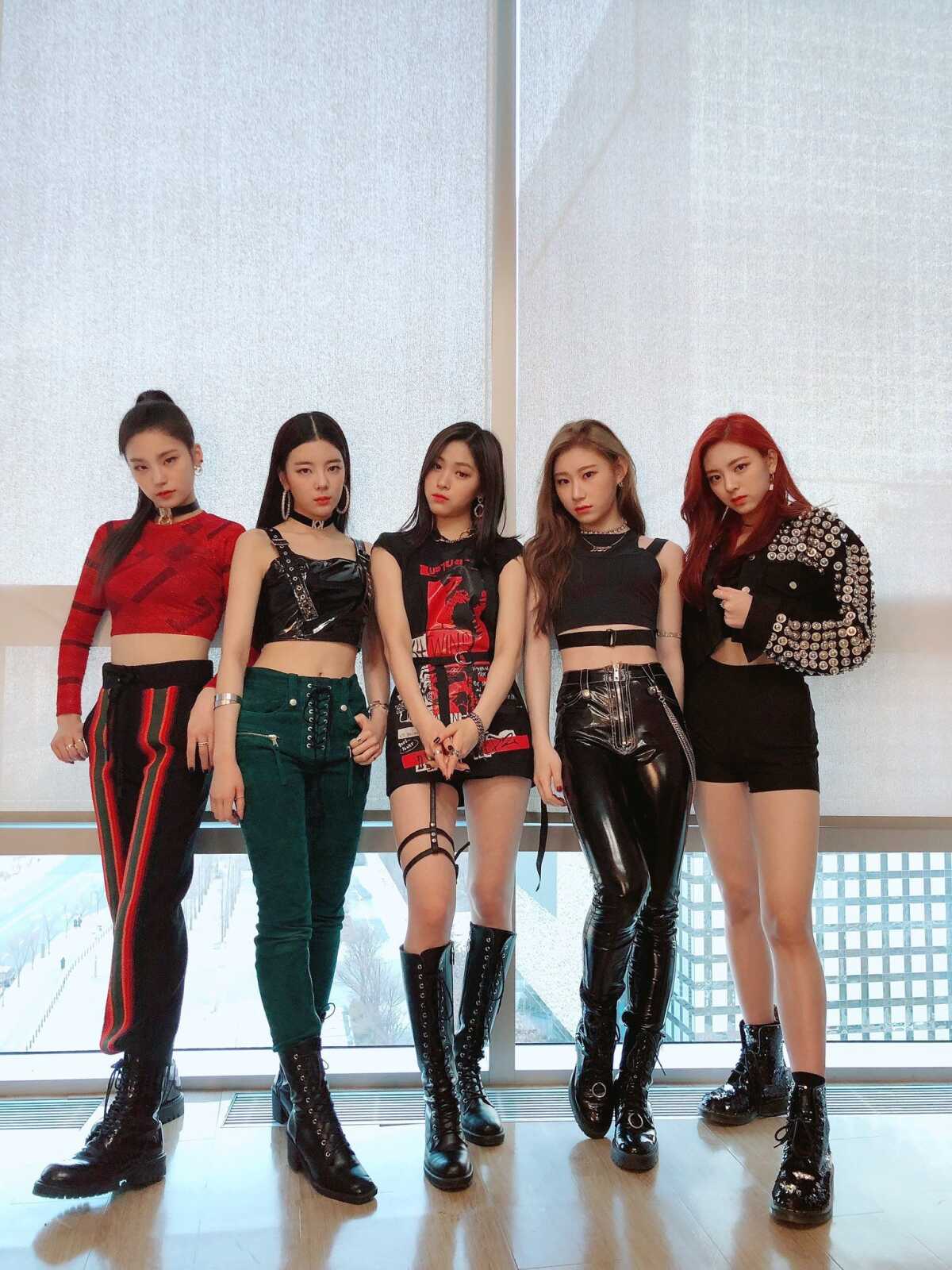 ITZY (K-pop) Wallpapers (38 images) - WallpaperCat