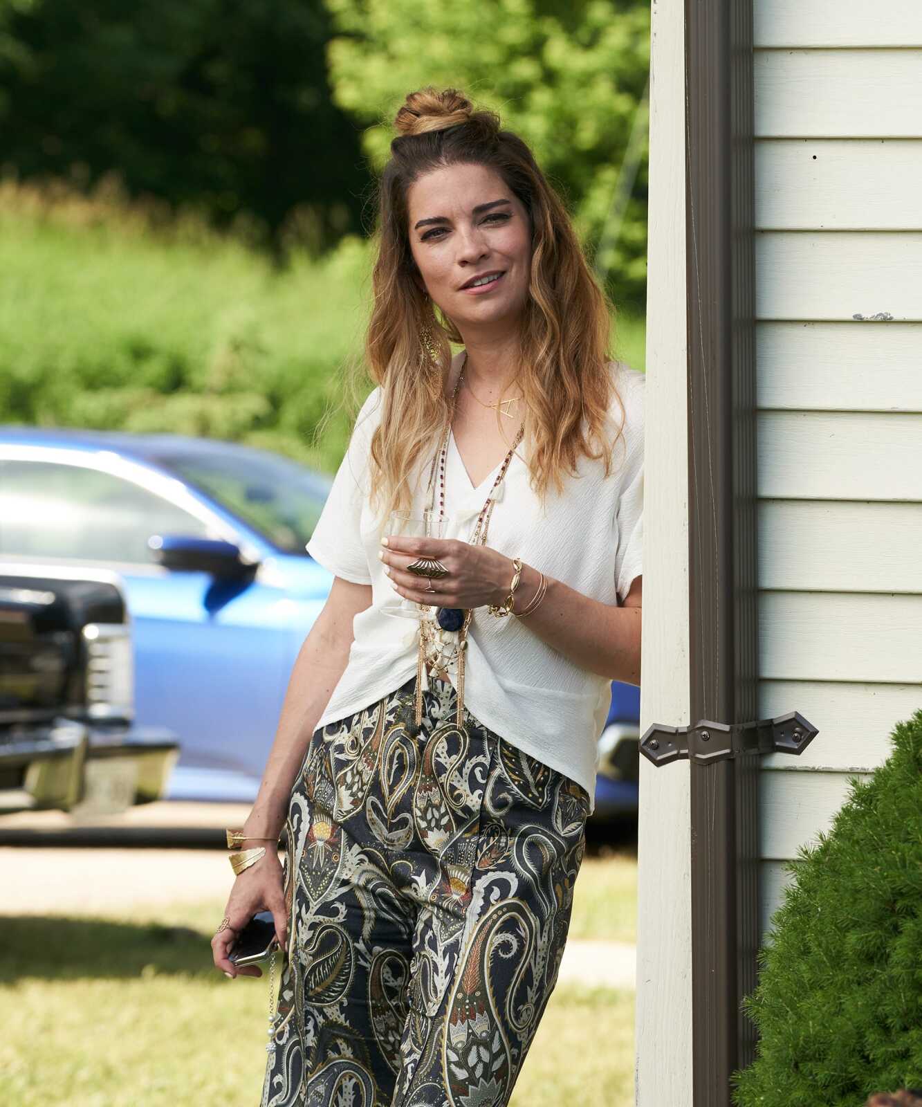 Annie Murphy Wallpapers (32 images) - WallpaperCat