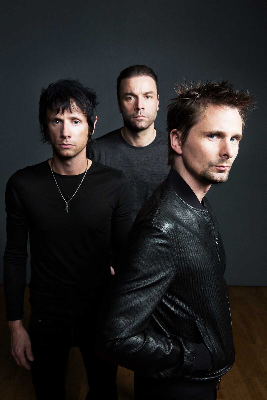 Matt Bellamy Wallpapers (15 images) - WallpaperCat