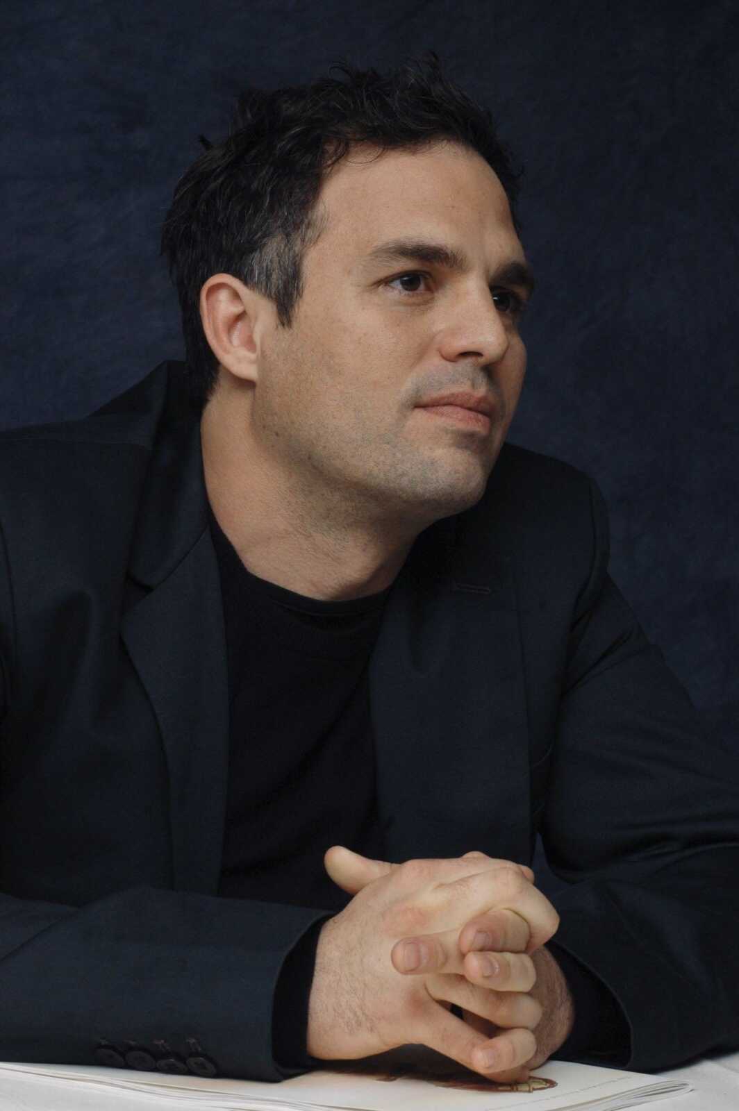 Mark Ruffalo Wallpapers (24 images) - WallpaperCat