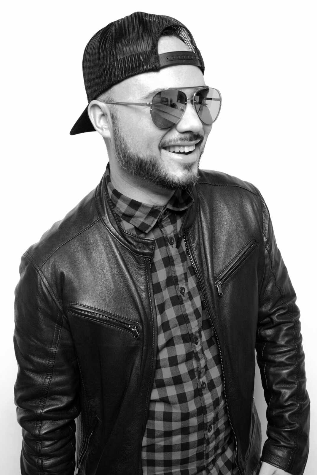 Nicky Jam Wallpapers (21 images) - WallpaperCat