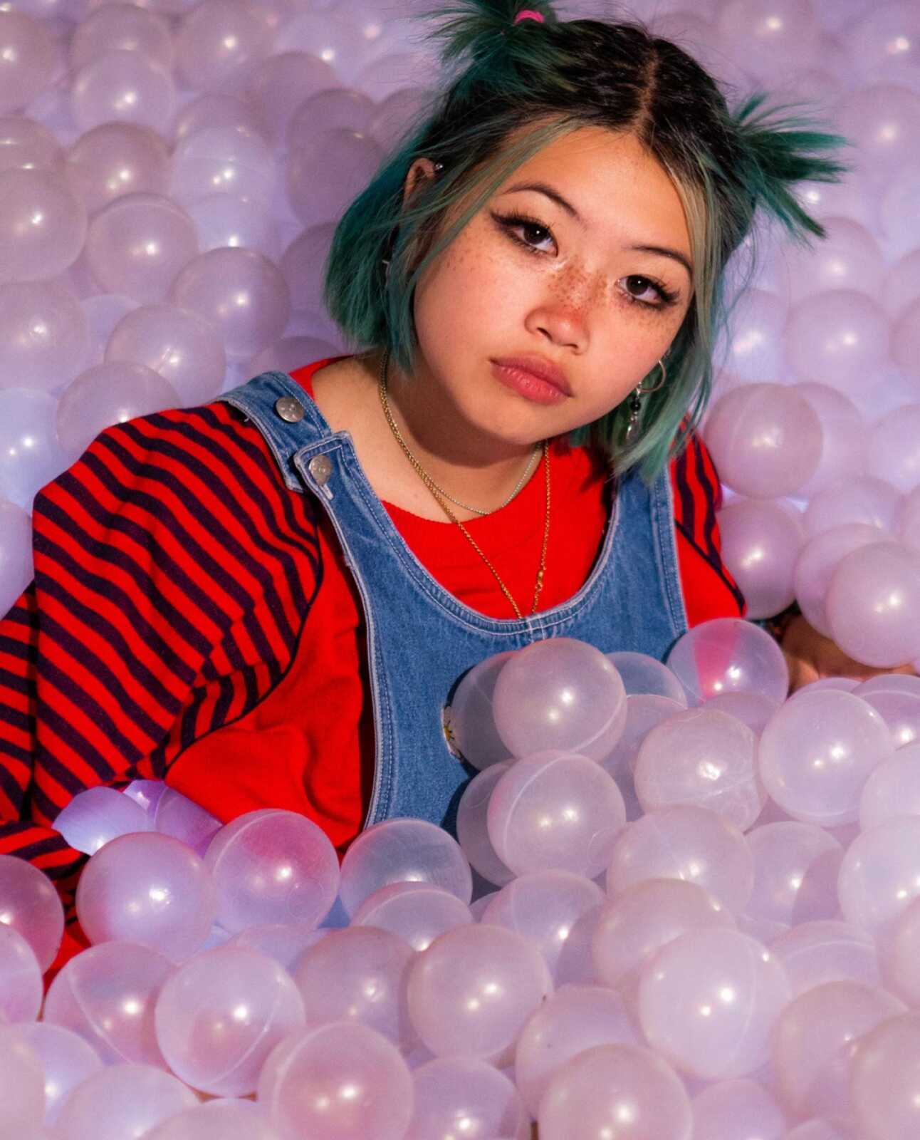 Beabadoobee Wallpapers (24 images) - WallpaperCat