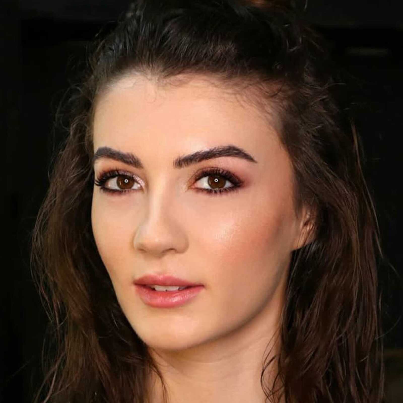Burcu Ozberk Wallpapers (25 images) - WallpaperCat