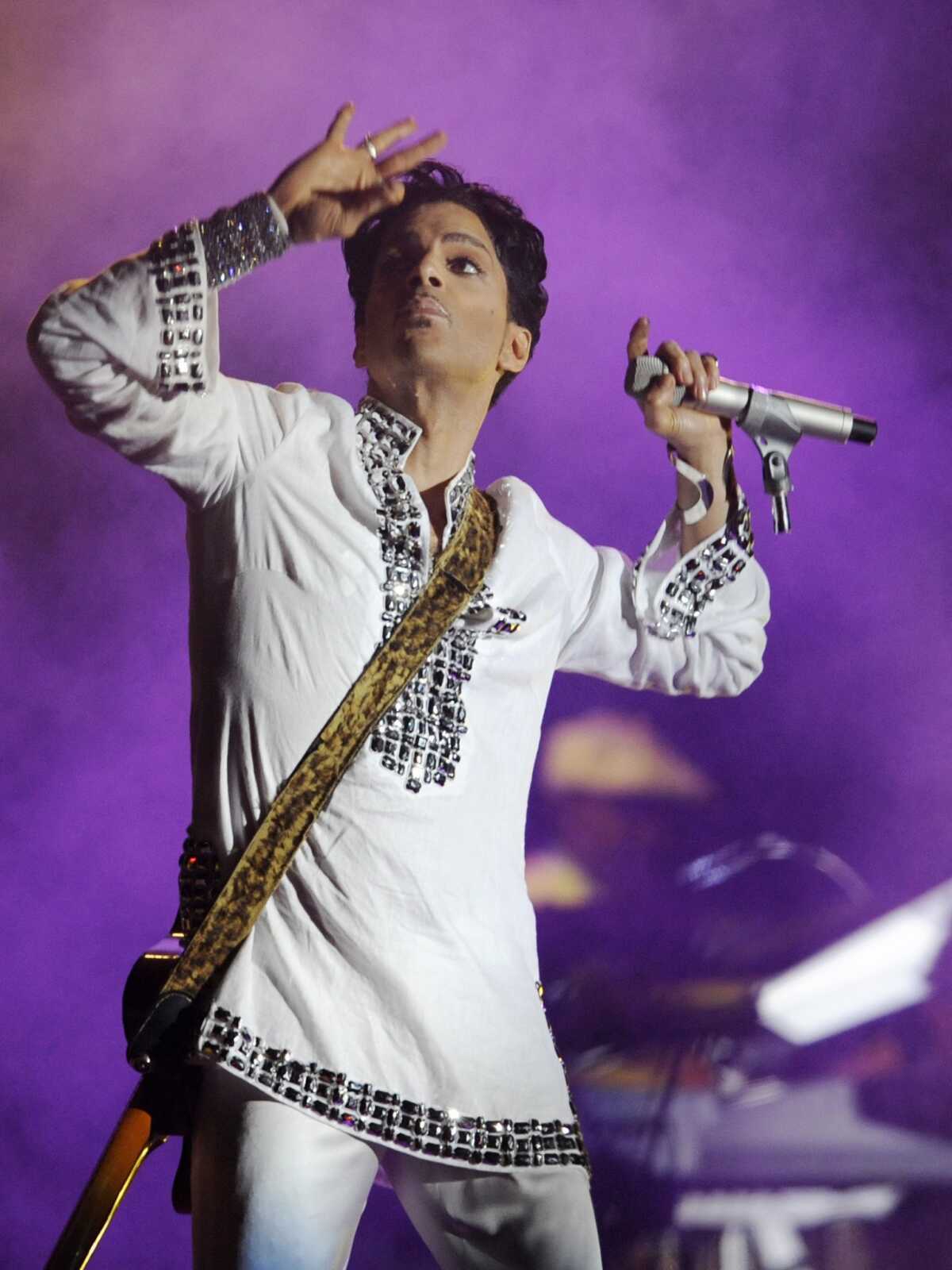 Prince (Singer) Wallpapers (29 images) - WallpaperCat