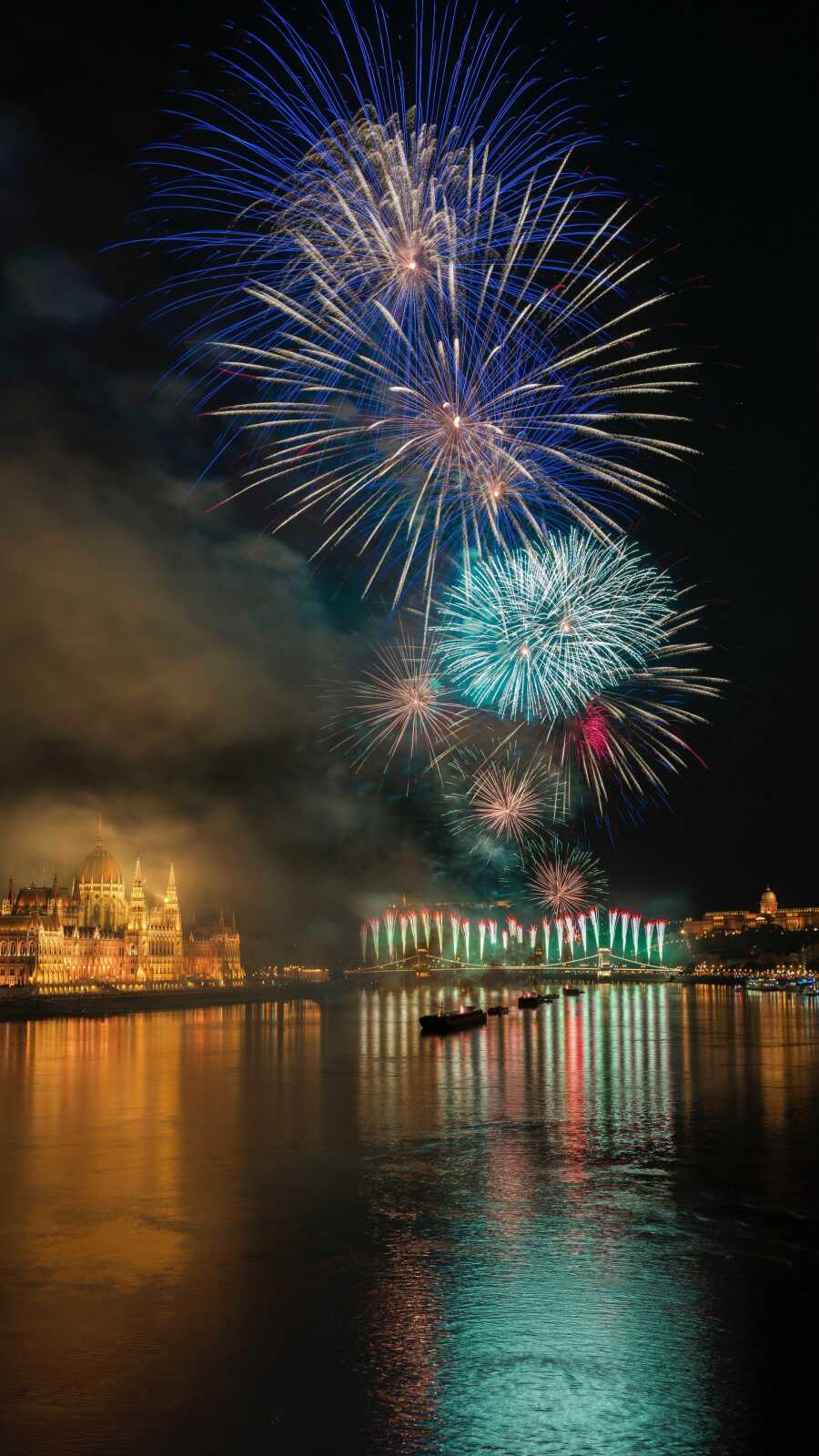 Firework Wallpapers (42 images) - WallpaperCat