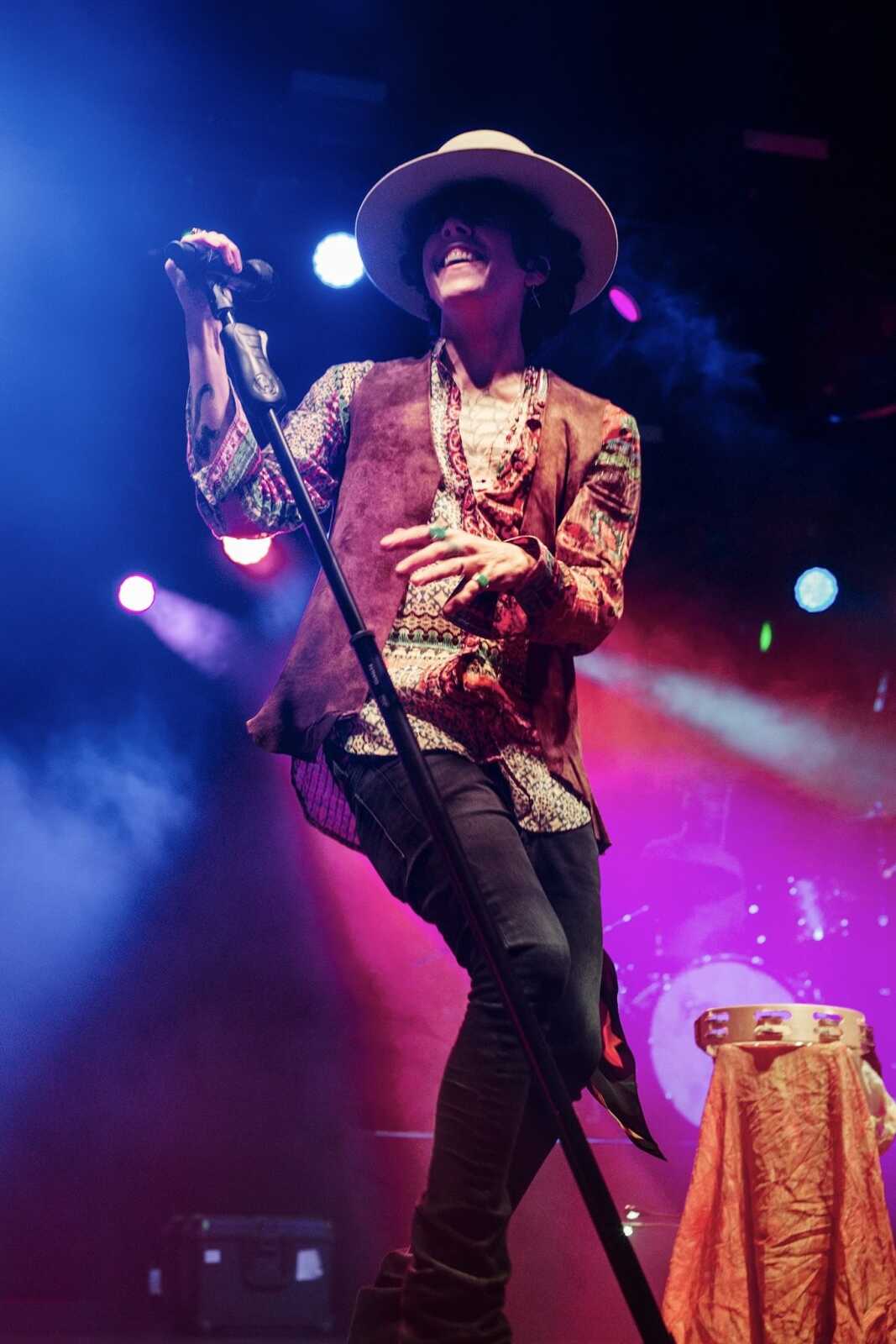 LP (Singer) Wallpapers (29 images) - WallpaperCat