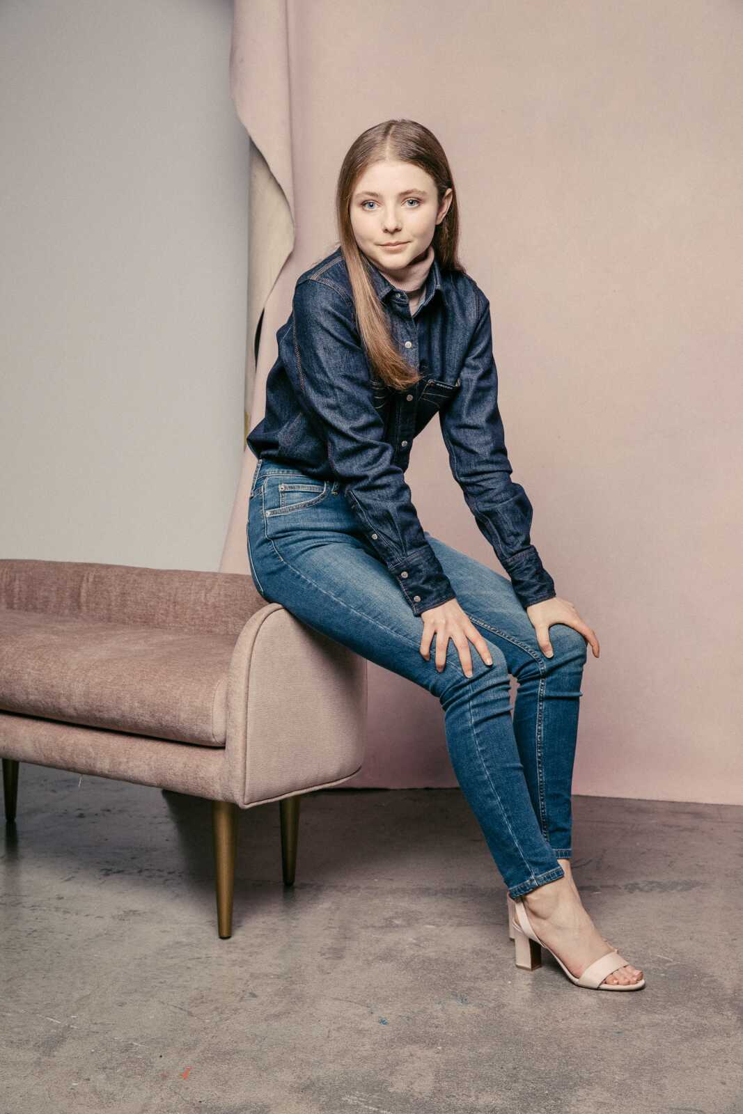 Thomasin McKenzie Wallpapers (25 images) - WallpaperCat