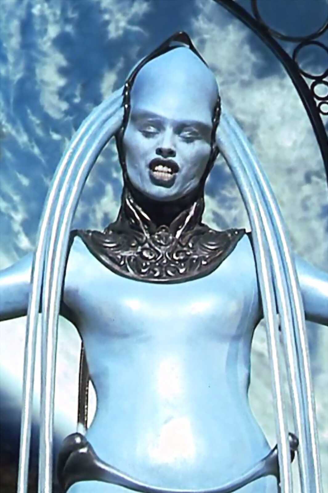 Diva (The Fifth Element) Wallpapers (13 images) - WallpaperCat