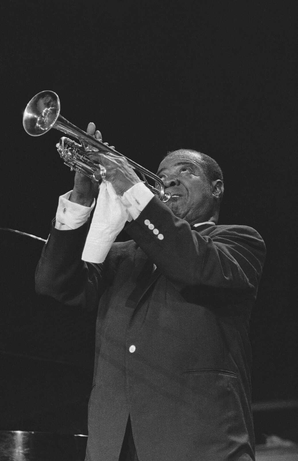 Louis Armstrong Wallpapers (25 images) - WallpaperCat