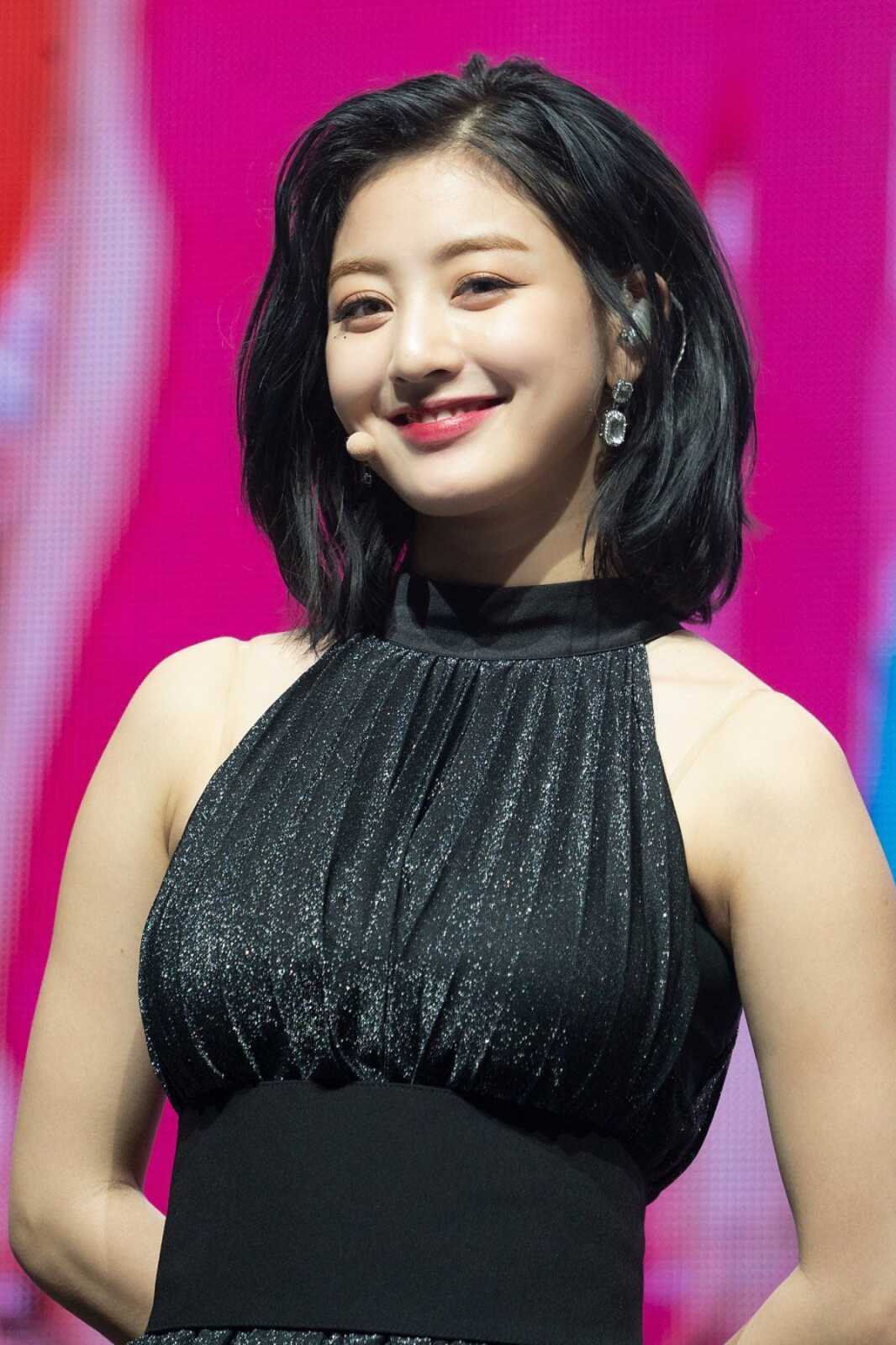 Jihyo (TWICE) Wallpapers (41 images) - WallpaperCat