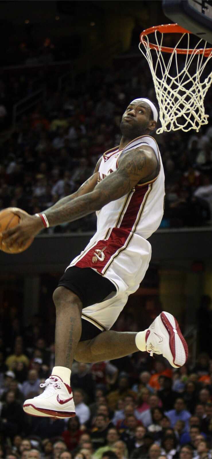 LeBron James Wallpapers (29 images) - WallpaperCat