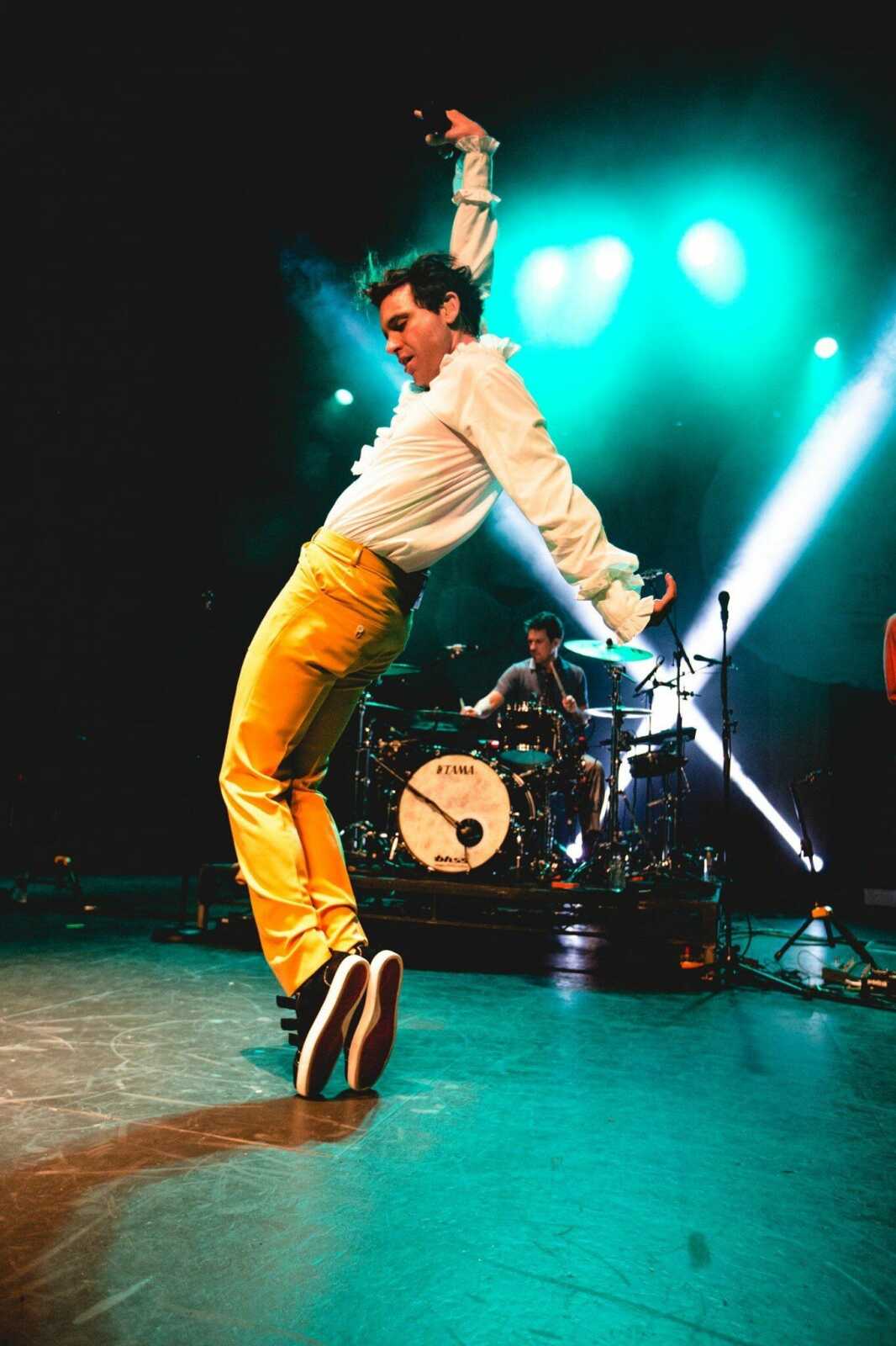 Mika (Singer) Wallpapers (6 images) - WallpaperCat